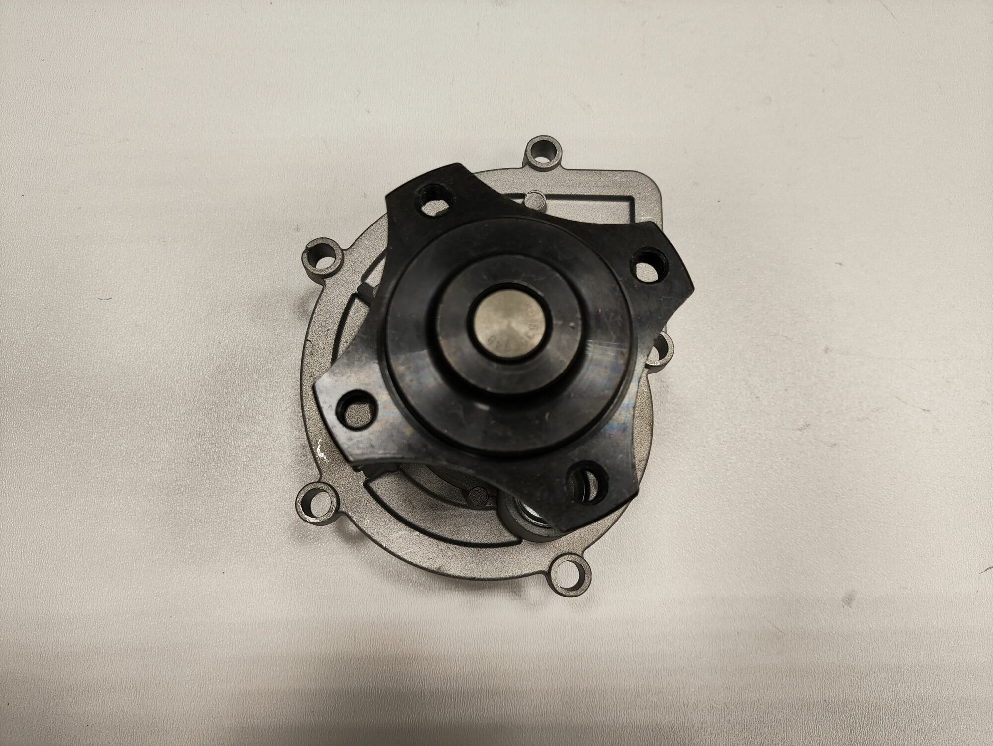 Насос водяной Chery Tiggo 3 [1.6 16V 5MT внедорожник]