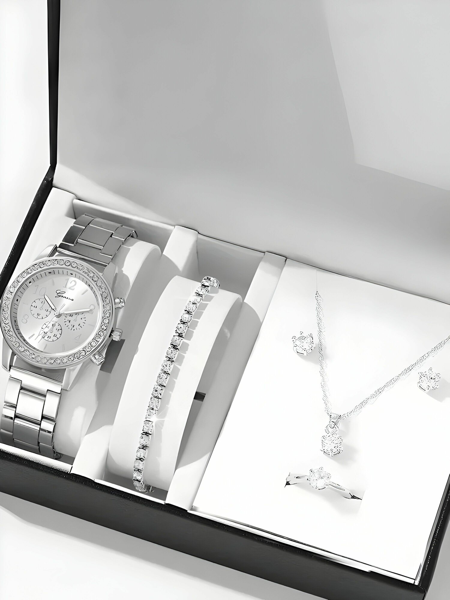 Комплект бижутерии