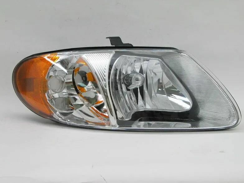 Фара правая DODGE CARAVAN / CHRYSLER VOYAGER 2001-2007