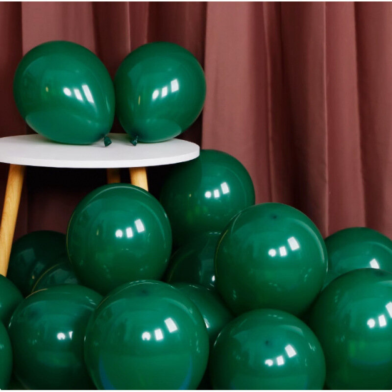 Оформление сцены с воздушными шарами для выпускного, открытия, свадьбы, дня рождения. Арка из латексных утолщенных красных шаров.