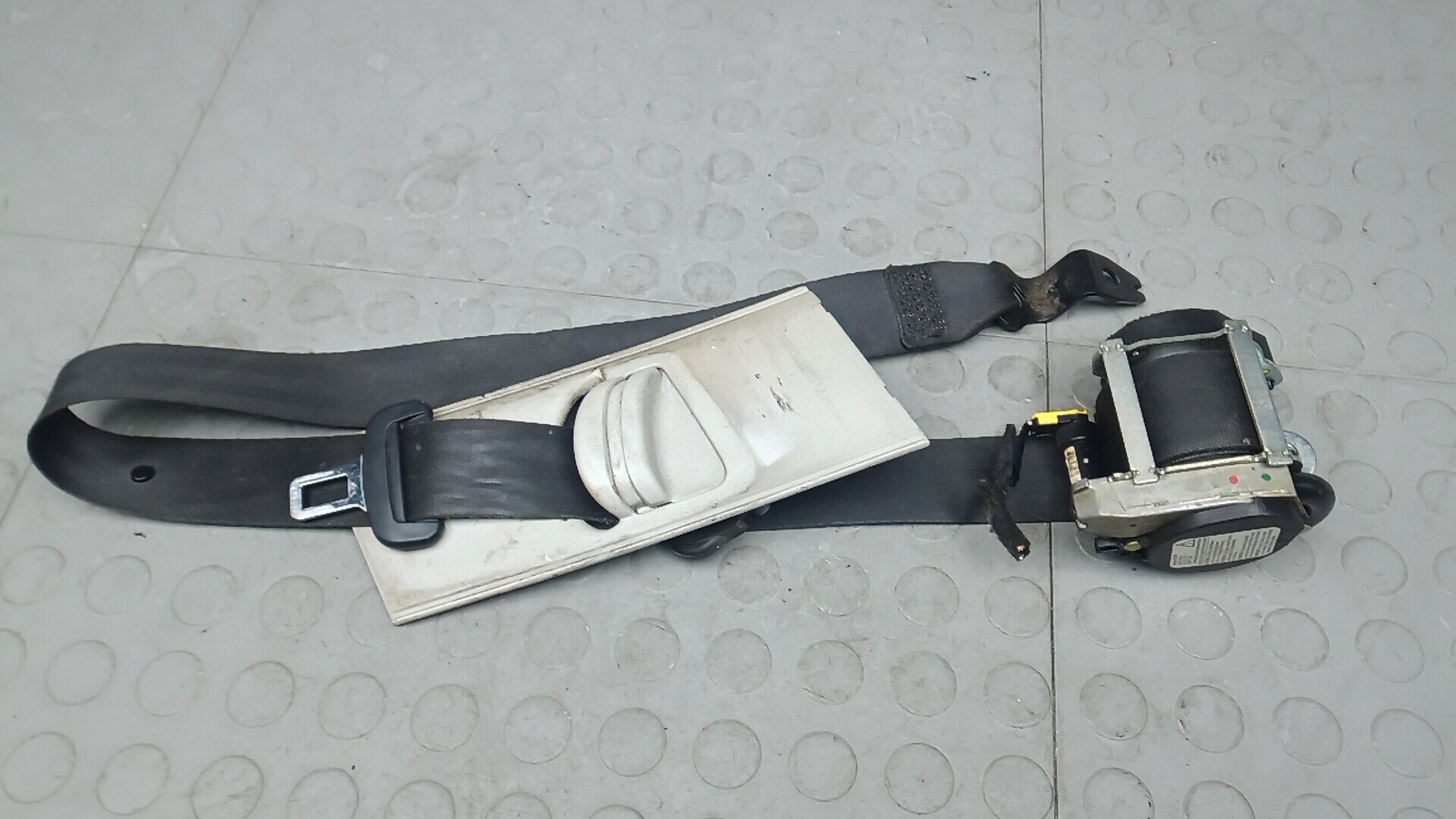 Ремень безопасности с пиропатроном сиденья переднего SKODA RAPID