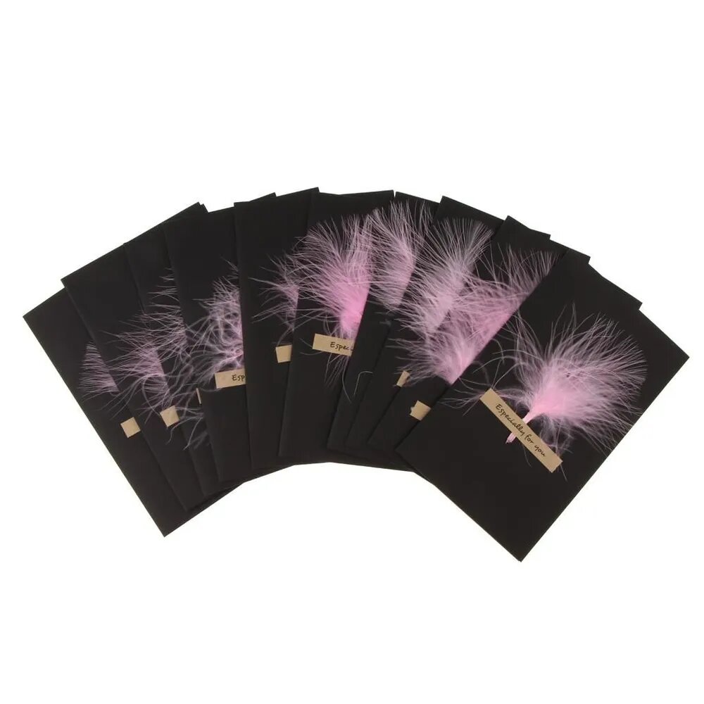 Черная открытка ручной работы с пером