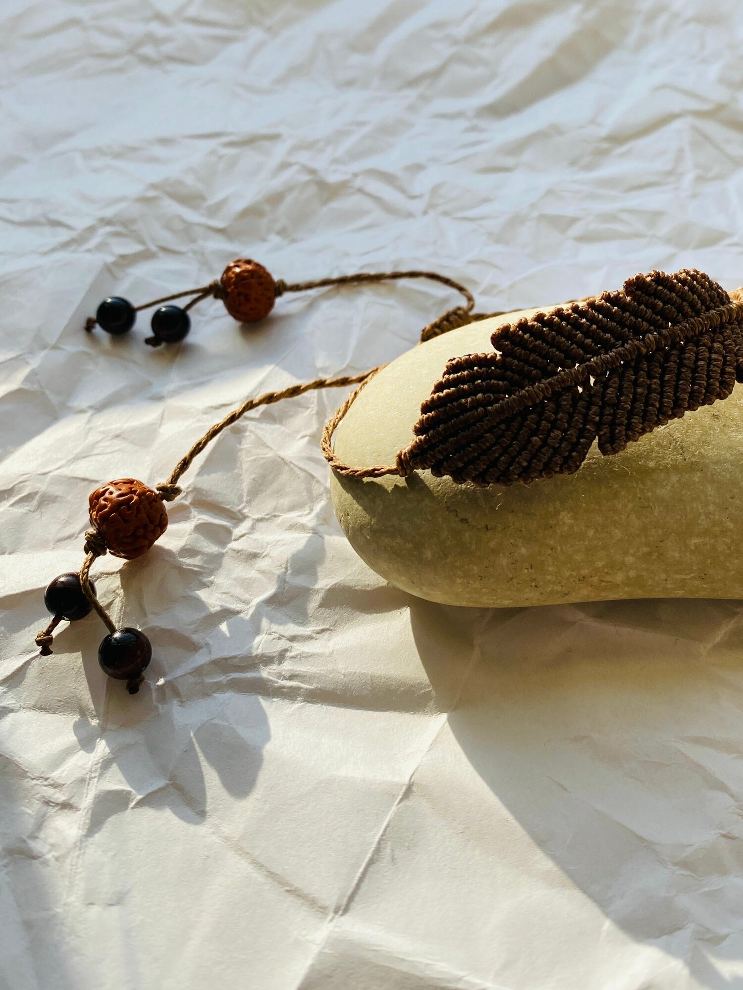 Плетеный браслет, бычий глаз