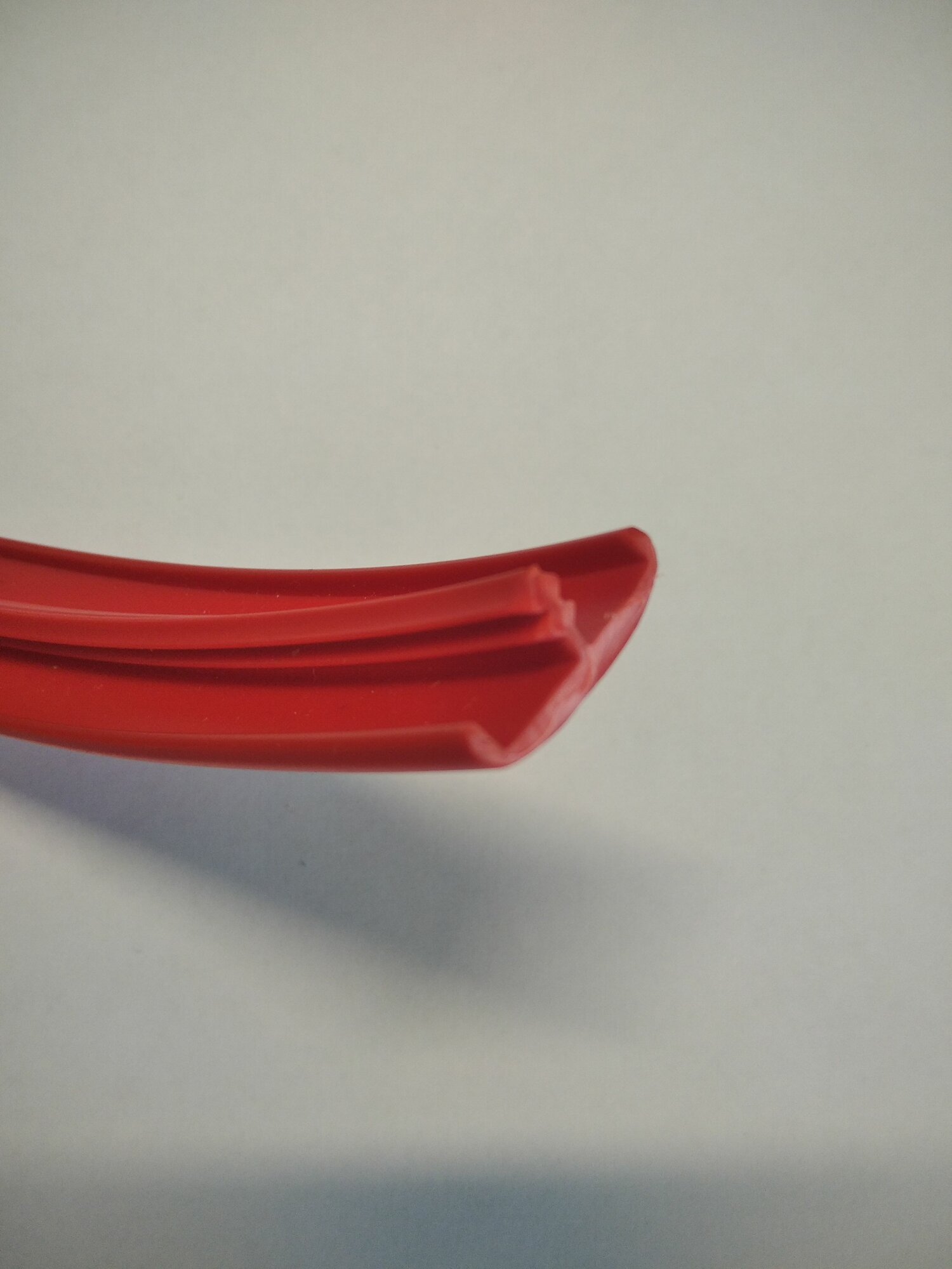 Мебельный Т-образный профиль кант на ДСП 16мм, врезной, цвет: Красный, 5метров.