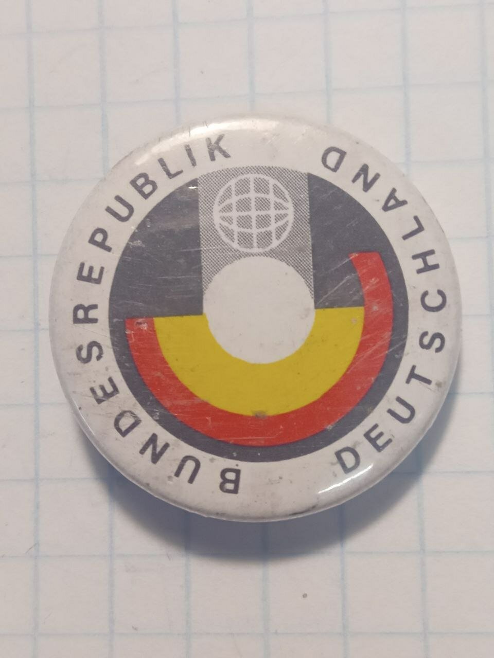 Значок "Bundesrepublik Deutschland" с символикой Германии