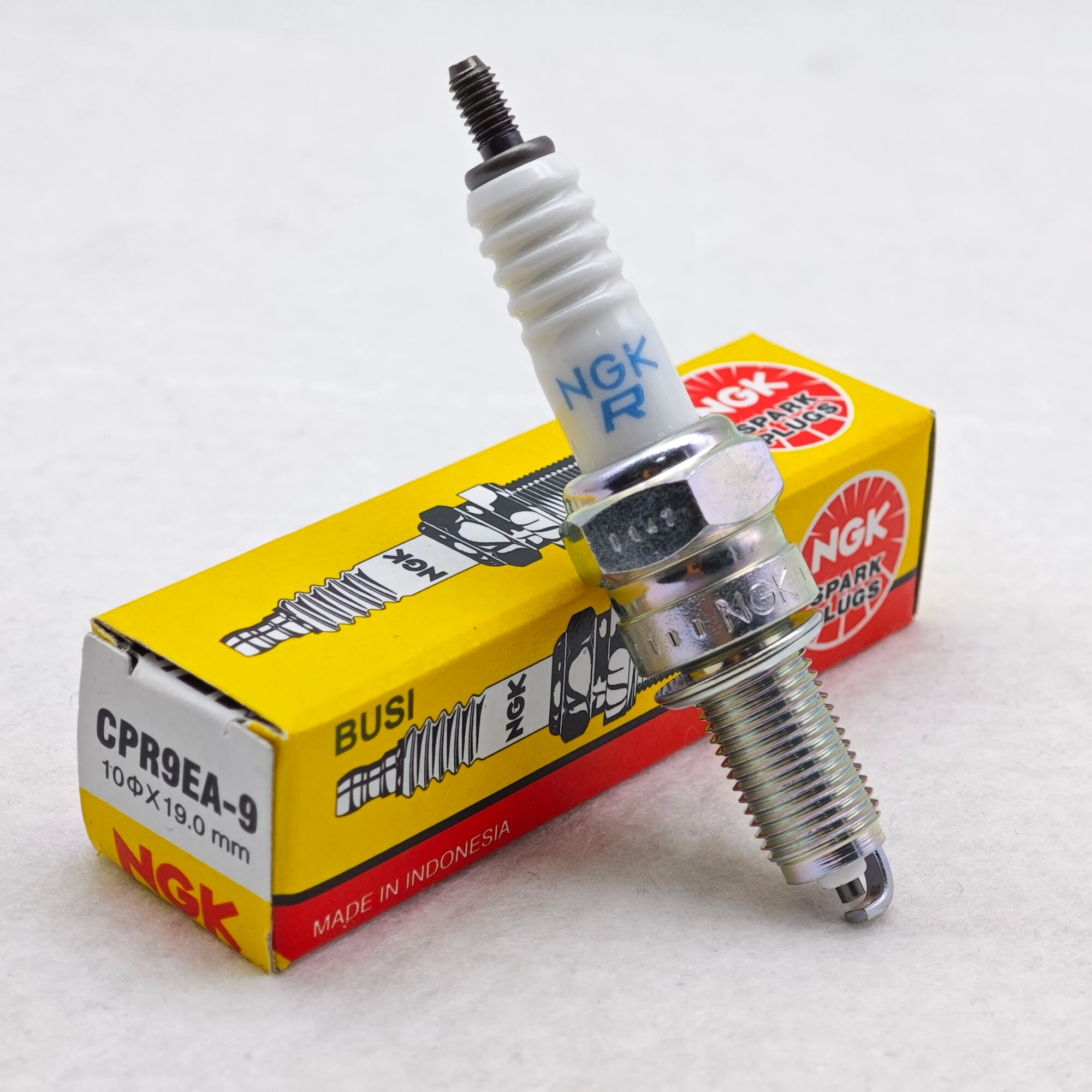 1 шт. оригинальная свеча зажигания NGK CPR9EA-9 2308, подходит для Yamaha MT-09-2020 1pcs CPR9EA-9