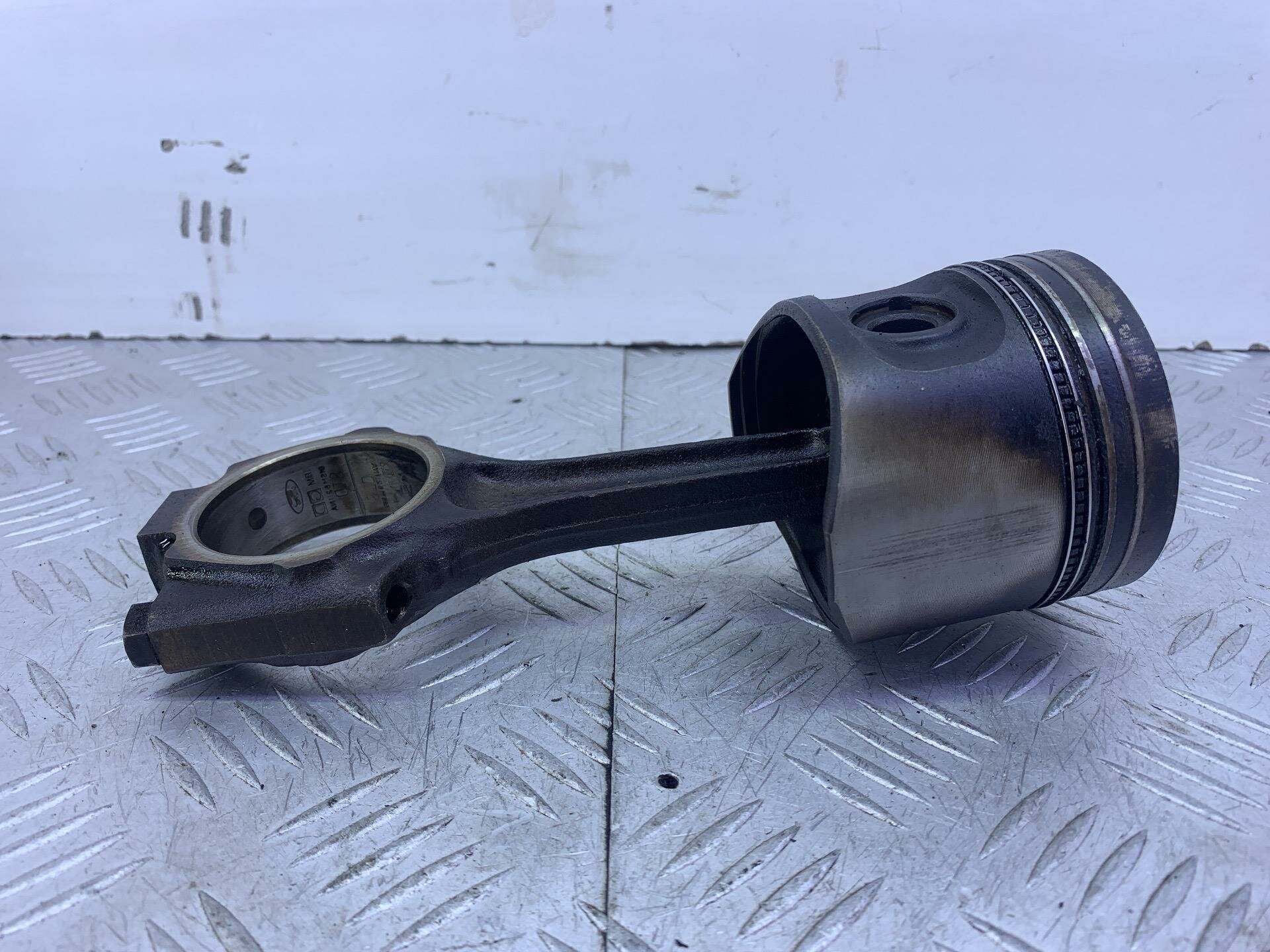 Поршень Ford Fiesta 3 (1989 - 1996)