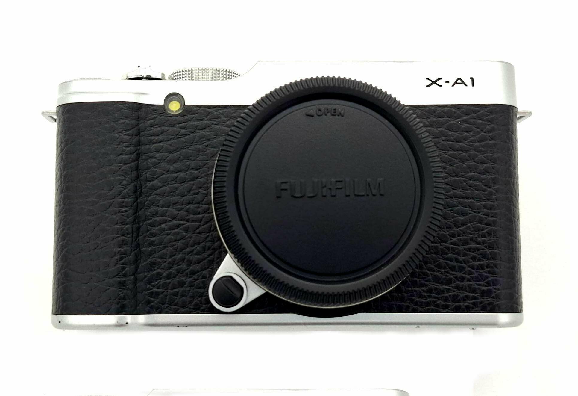 Беззеркальный фотоаппарат Fujifilm X-A1 Body Silver