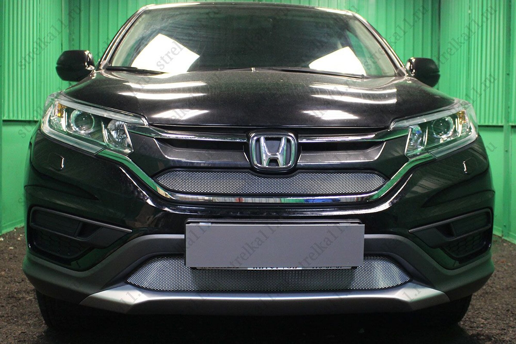 Защитная сетка радиатора с окантовкой и защелками для Honda CR-V (2.0) 2015-2016 (IV рестайлинг), 2шт, хром