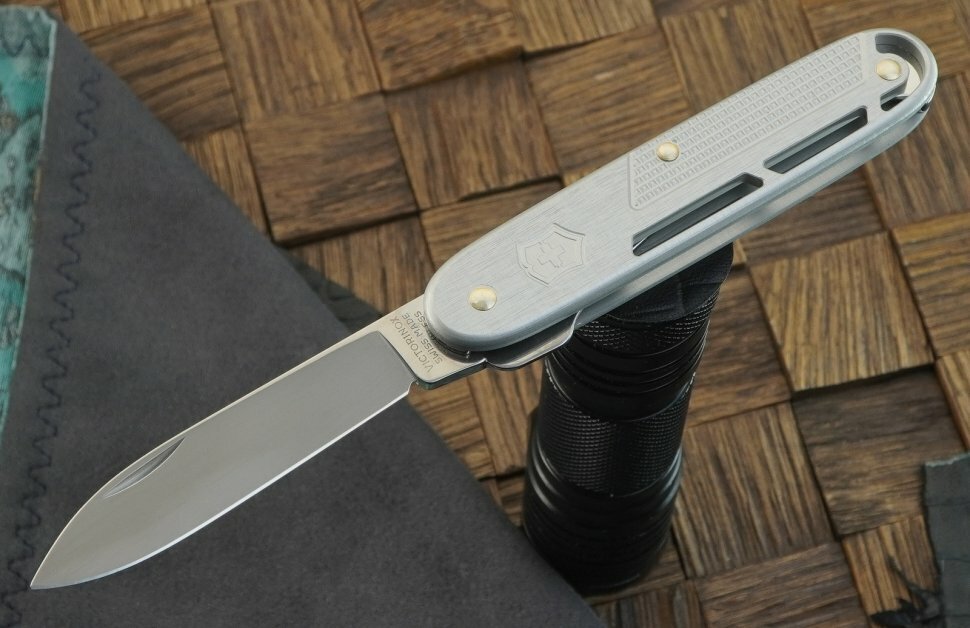Складной нож Victorinox Onefold Alox Silver