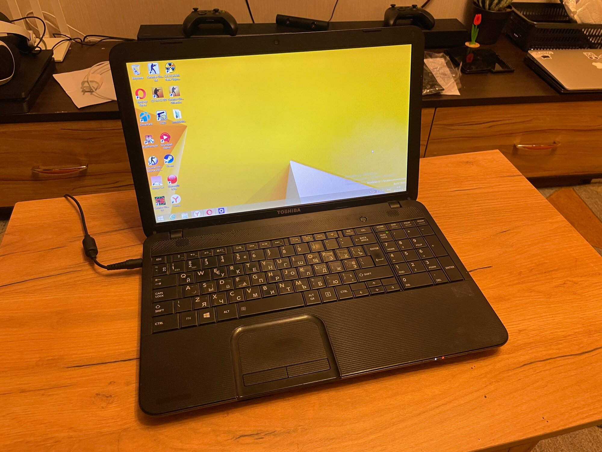 Ноутбук TOSHIBA C850 4gb / 1TB