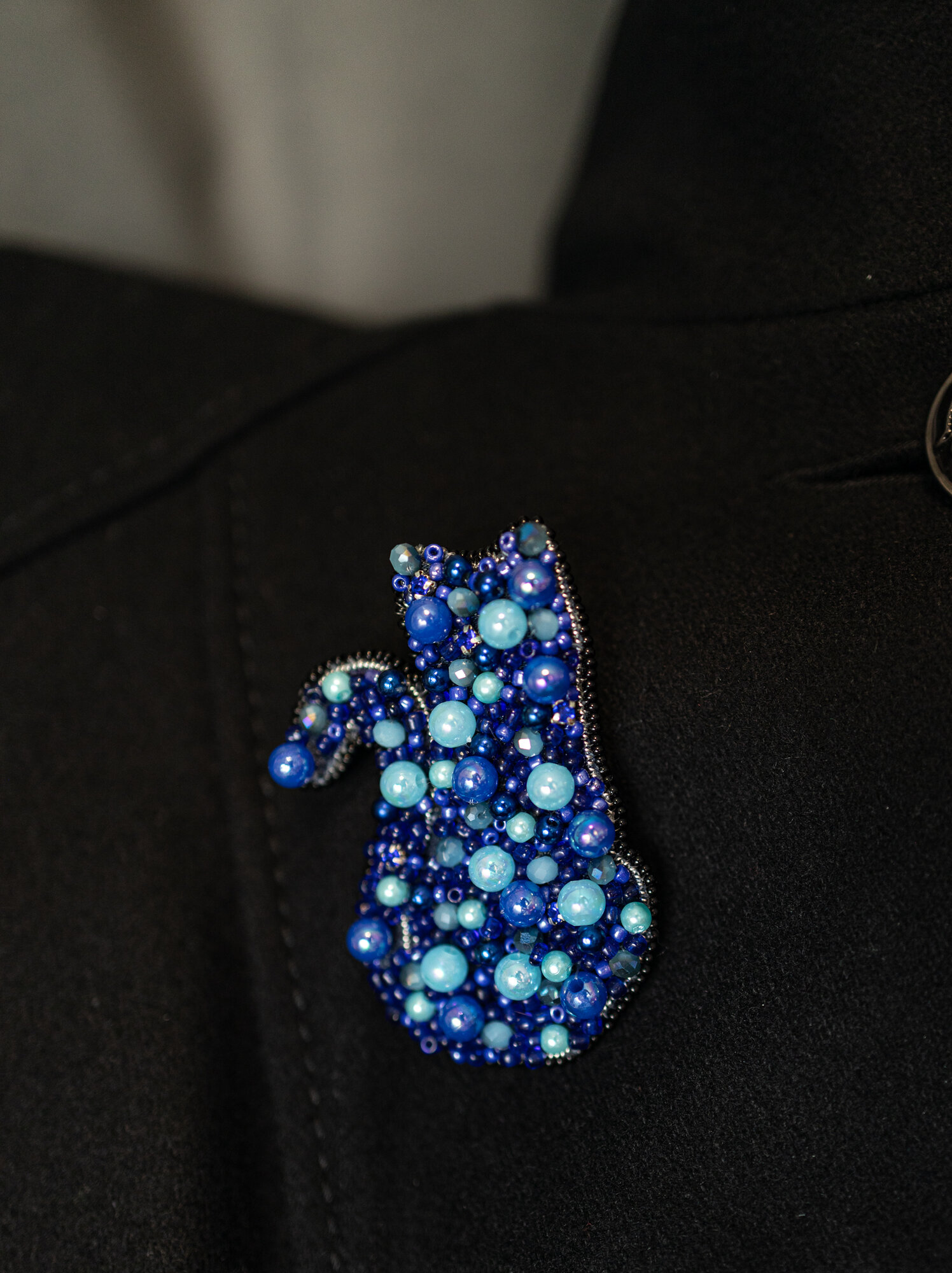 Брошь, бисер, стекло, стразы