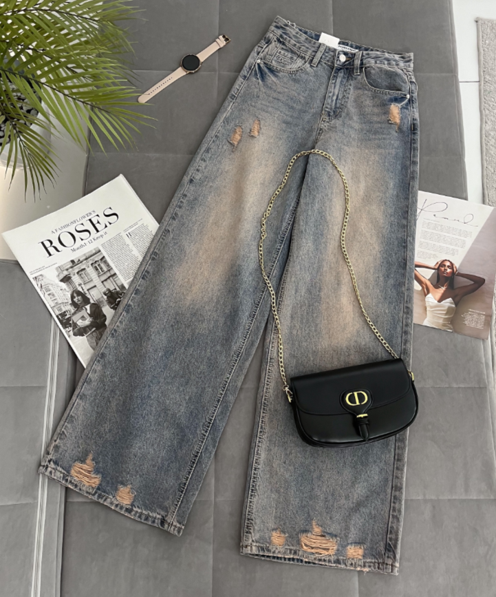 Джинсы трубы  рваные