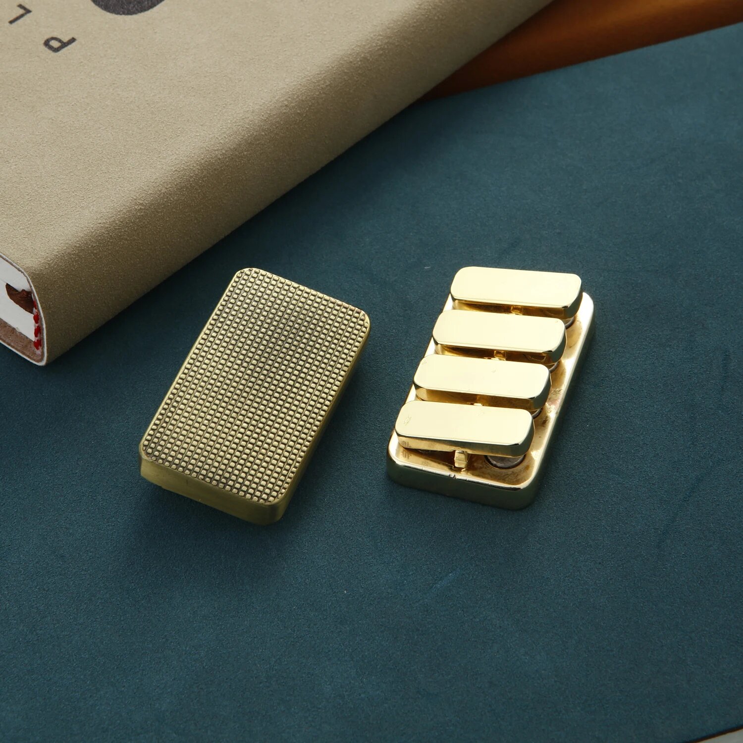 Металлический магнитный слайдер EDC Square Bronze
