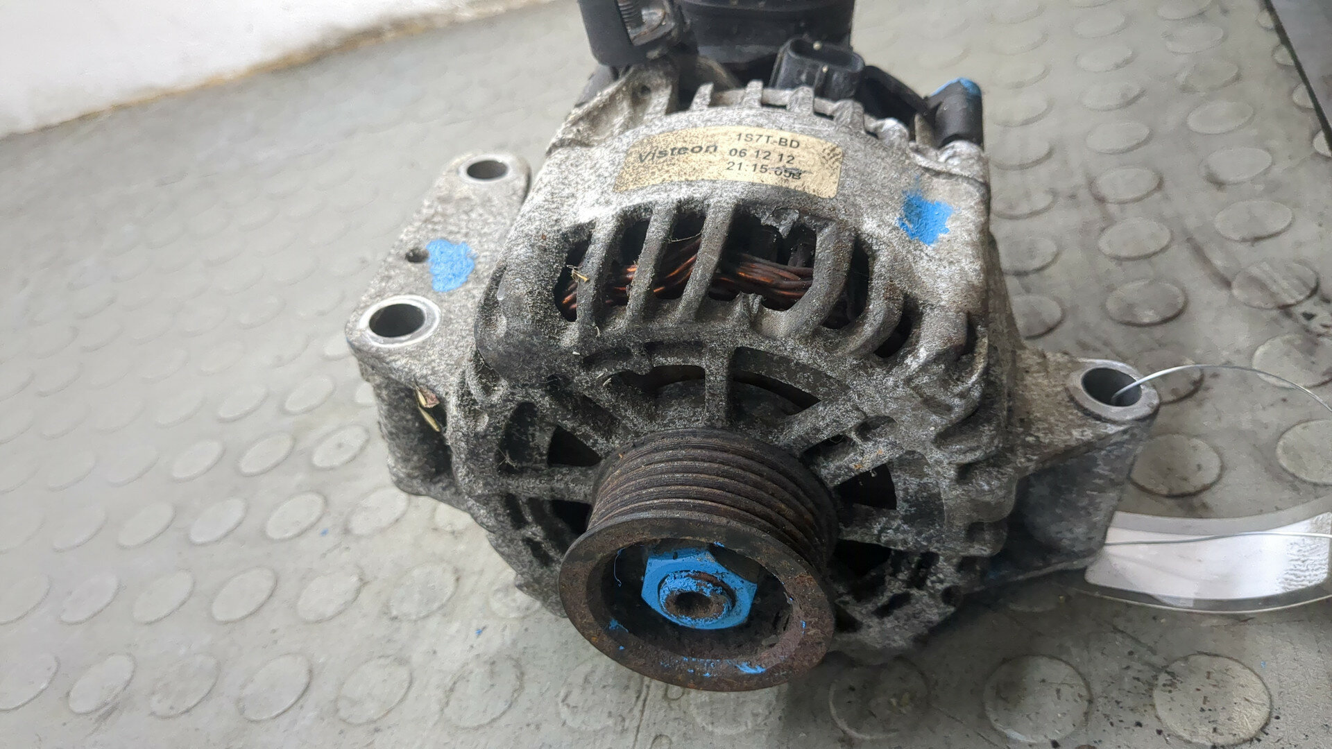 Генератор Ford Mondeo 3 Б/У — фото 1