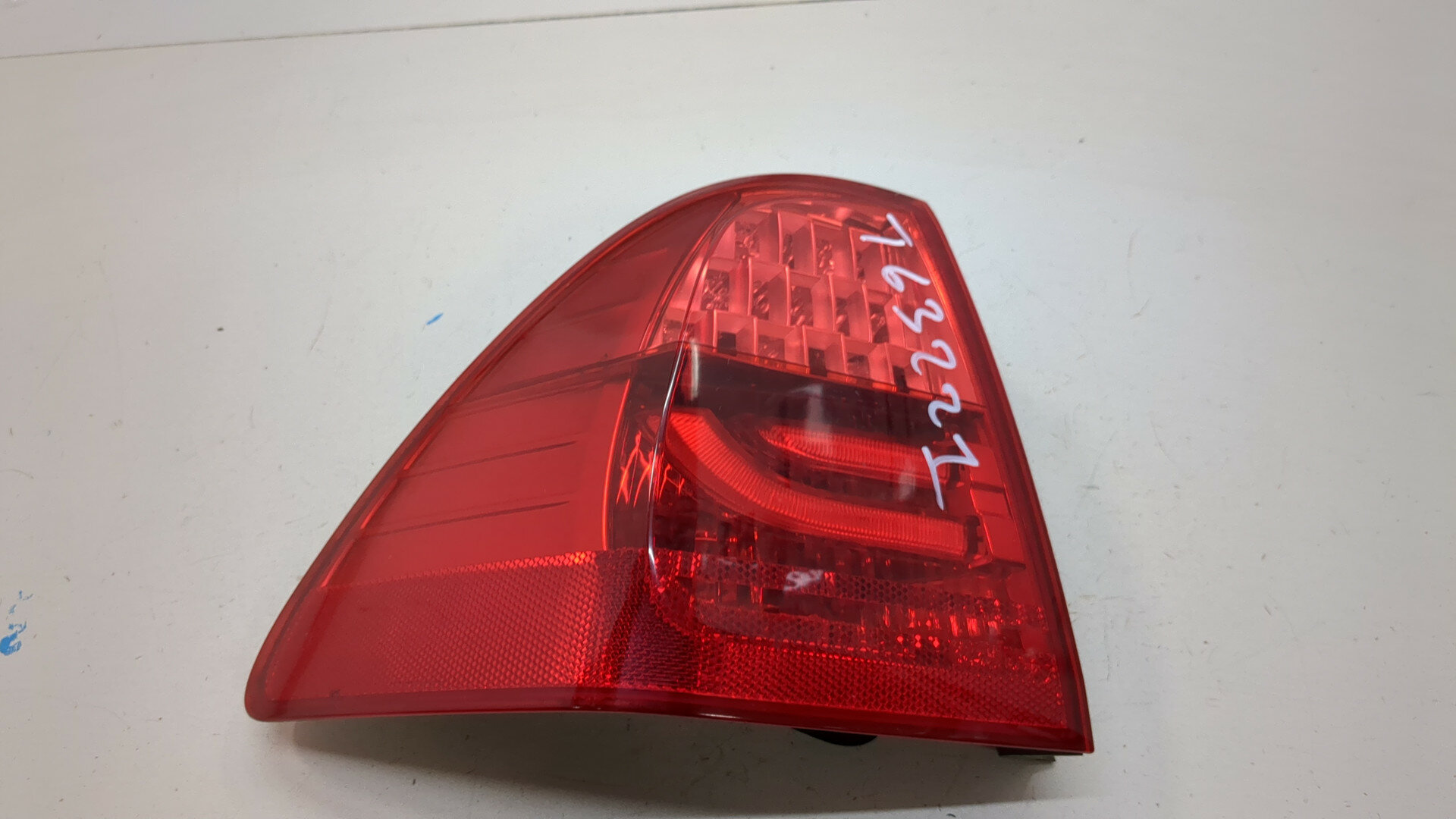 Фонарь (задний) левый BMW 3 E90, E91, E92, E93 Б/У