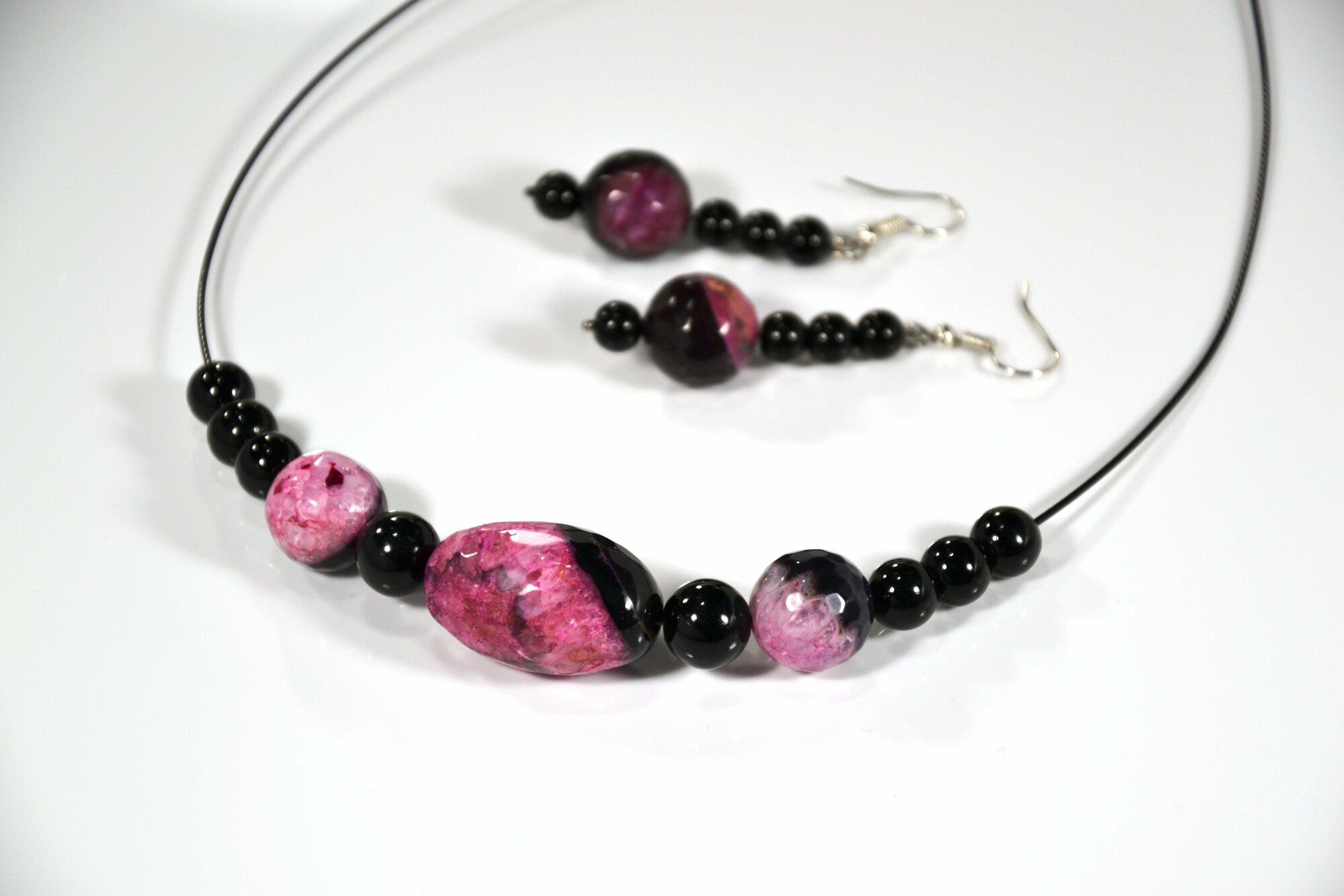 Комплект бижутерии: серьги, колье, агат