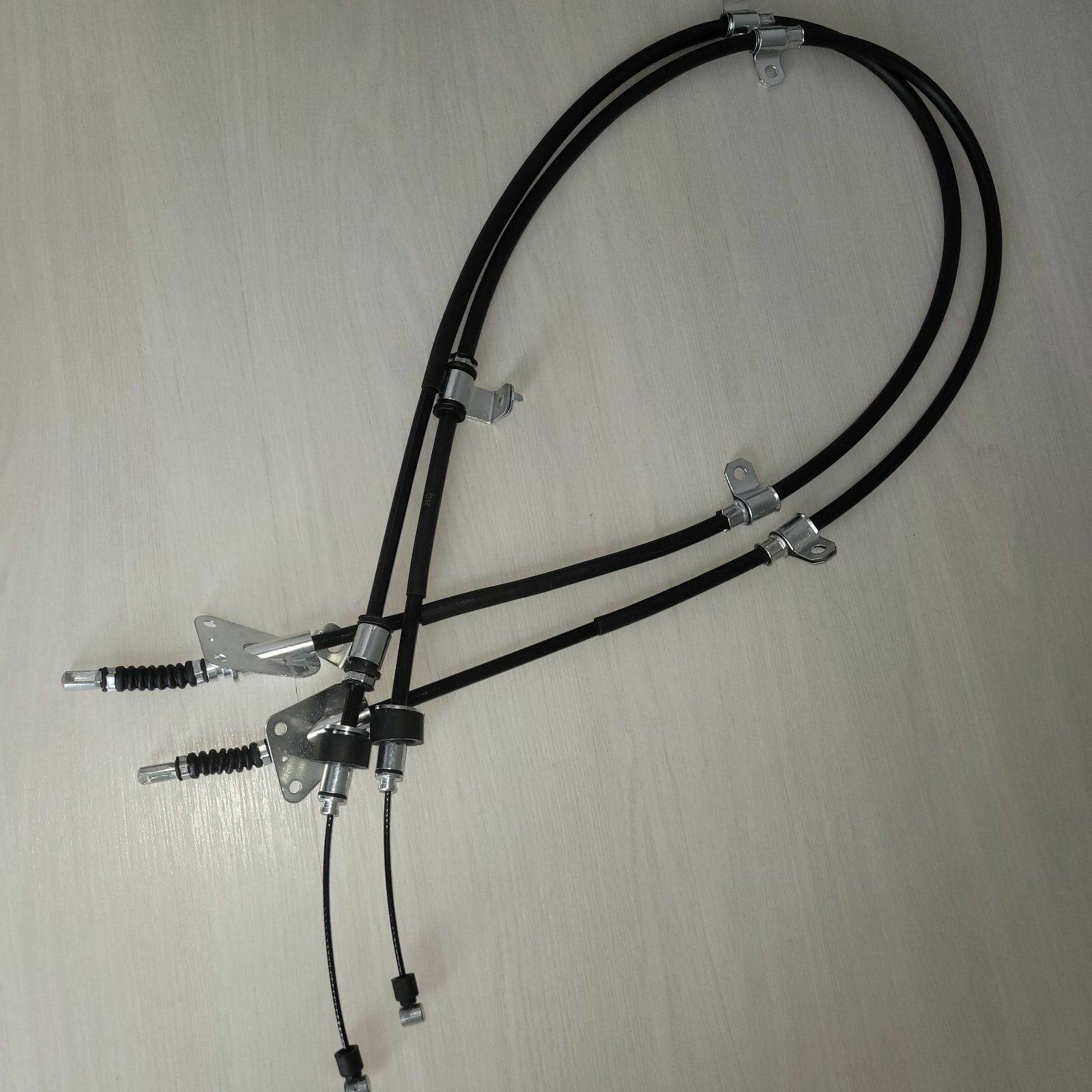 Трос ручника Комплект (правый+левый) KIA КИА SPORTAGE спортейдж 3, HYUNDAI ix 35