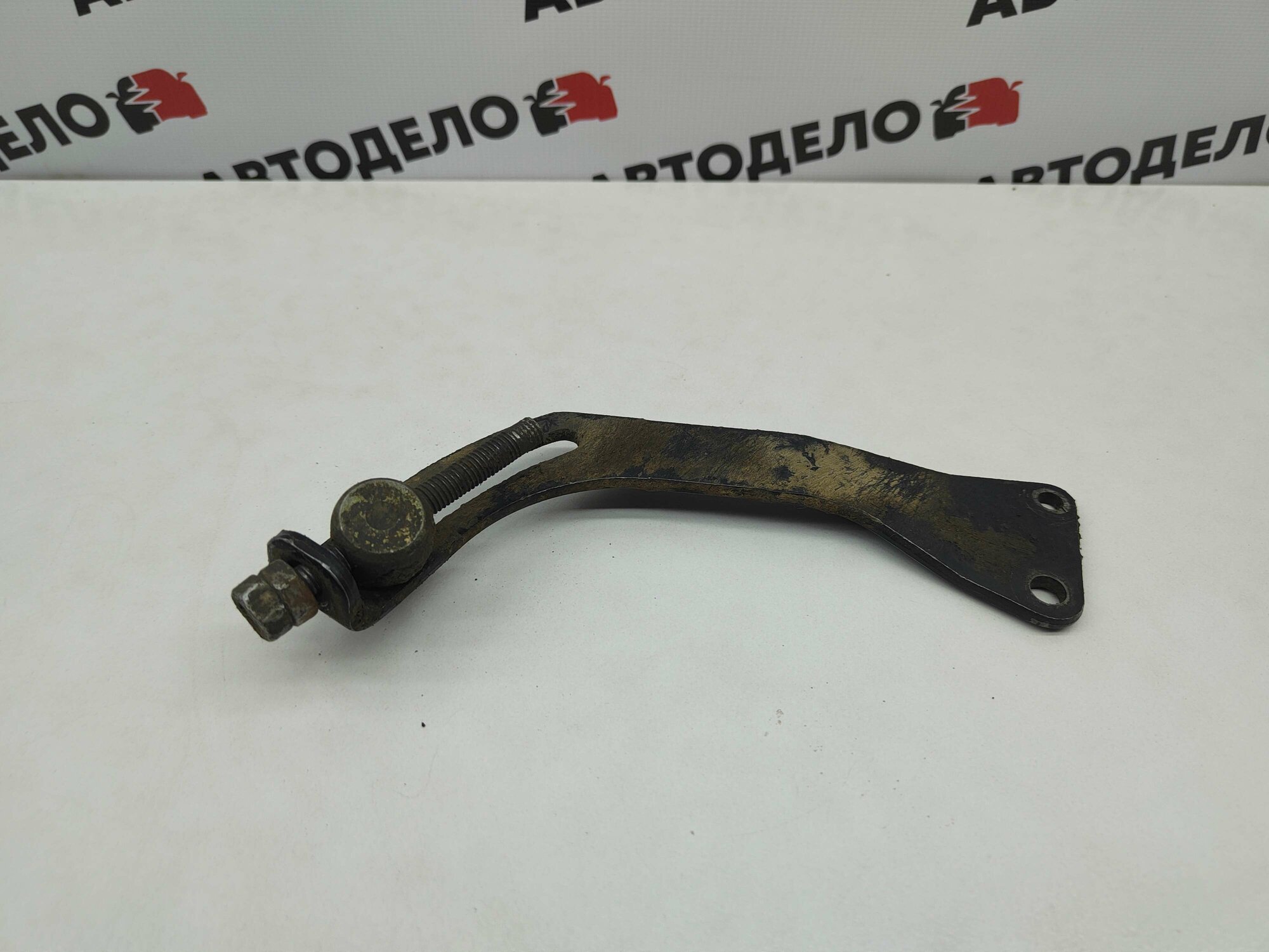 Кронштейн насоса гур Nissan Lucino N15 1995 г.в