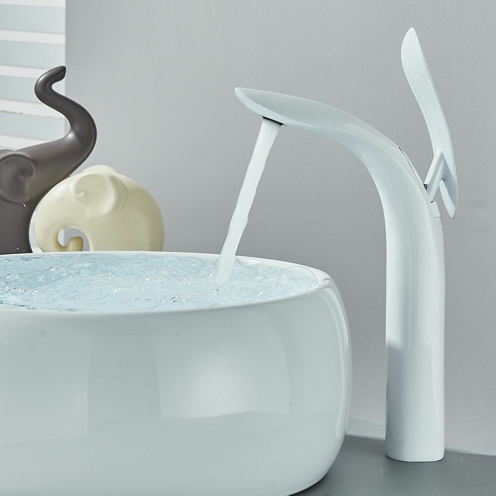 Высокий смеситель для накладной раковины в ванной. Смеситель для умывальника. Кран для раковины чаши в ванной. Кран для умывальника