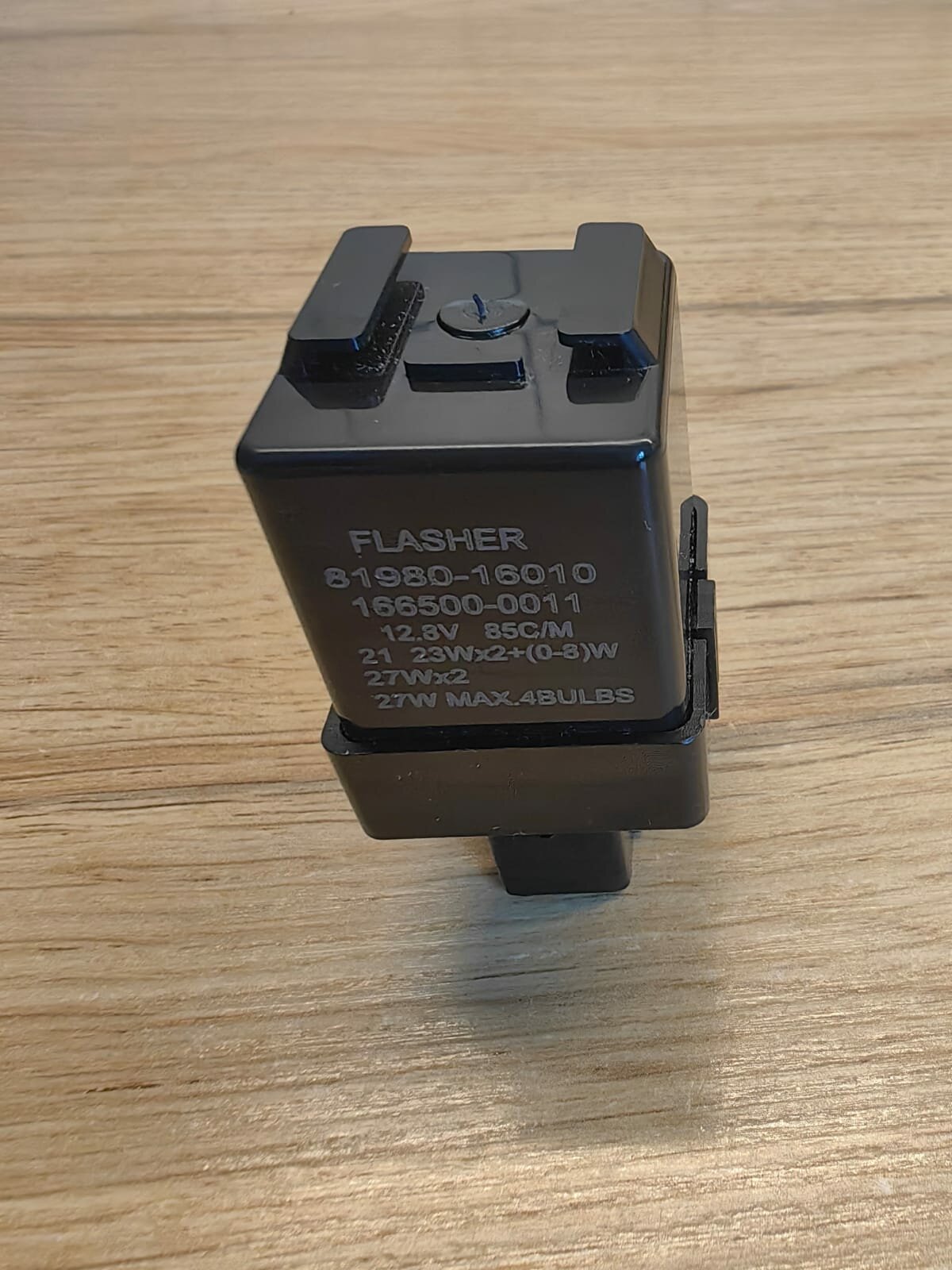 Реле поворотников TOYOTA -OEM: 81980-16010 / 166500-0011