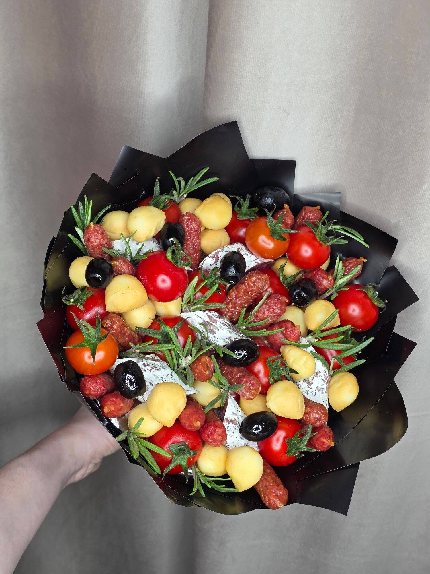 Мужской букет "Фуэт и сыр" подарок папе, мужу, брату, коллеге 23 февраля, день отца, 1 сентября