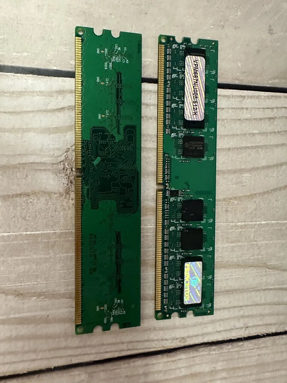 Одноранговый модуль памяти DIMM 512 МБ, PC2-5300, DDR2, 667 МГц VPM667NU005/512/K Preton Princeton 2 штуки в комплекте
