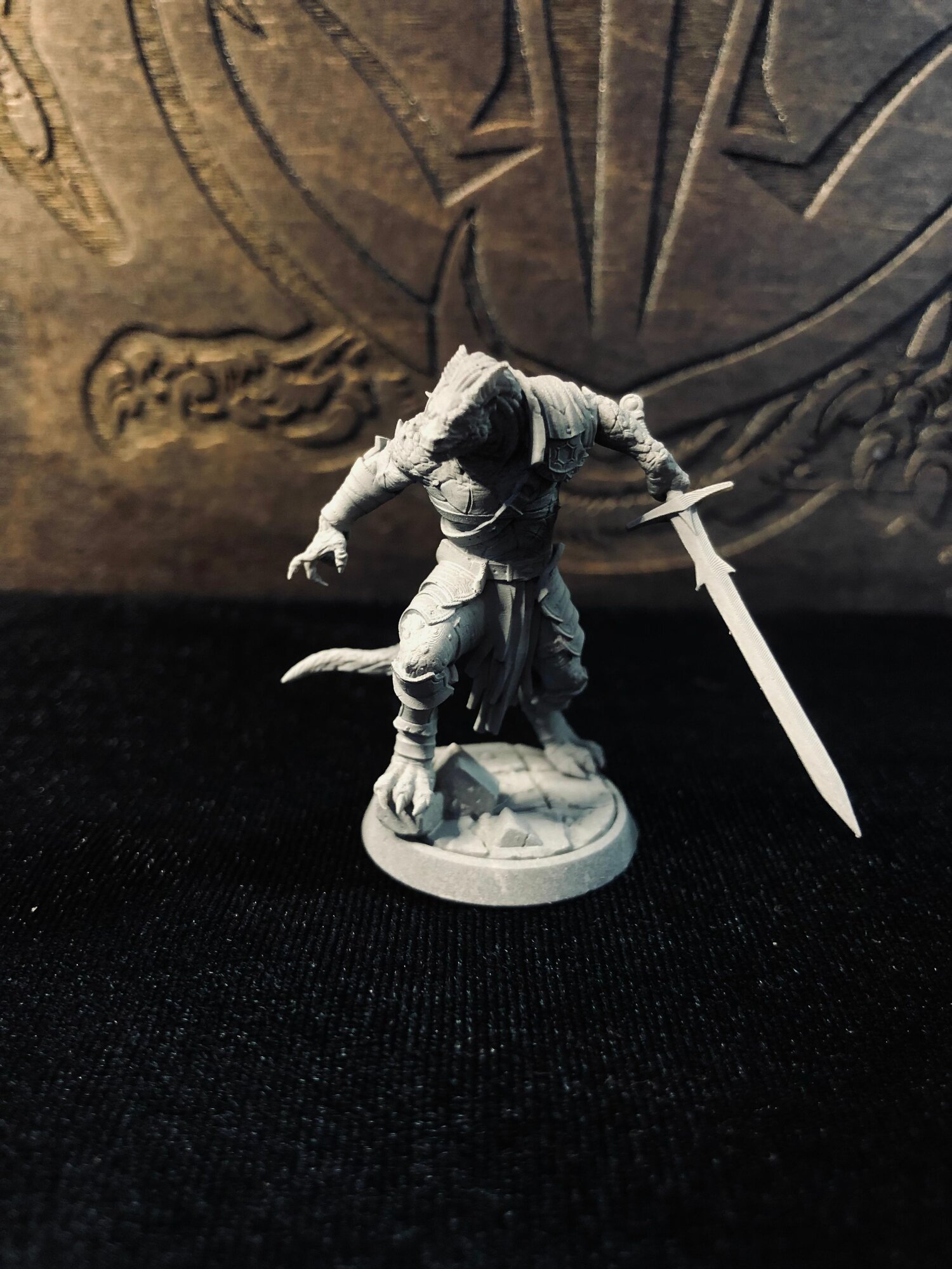 Драконорожденный воин с мечом - Миниатюра для настольных игр DnD, ДнД, Dungeons & Dragons, Pathfinder.