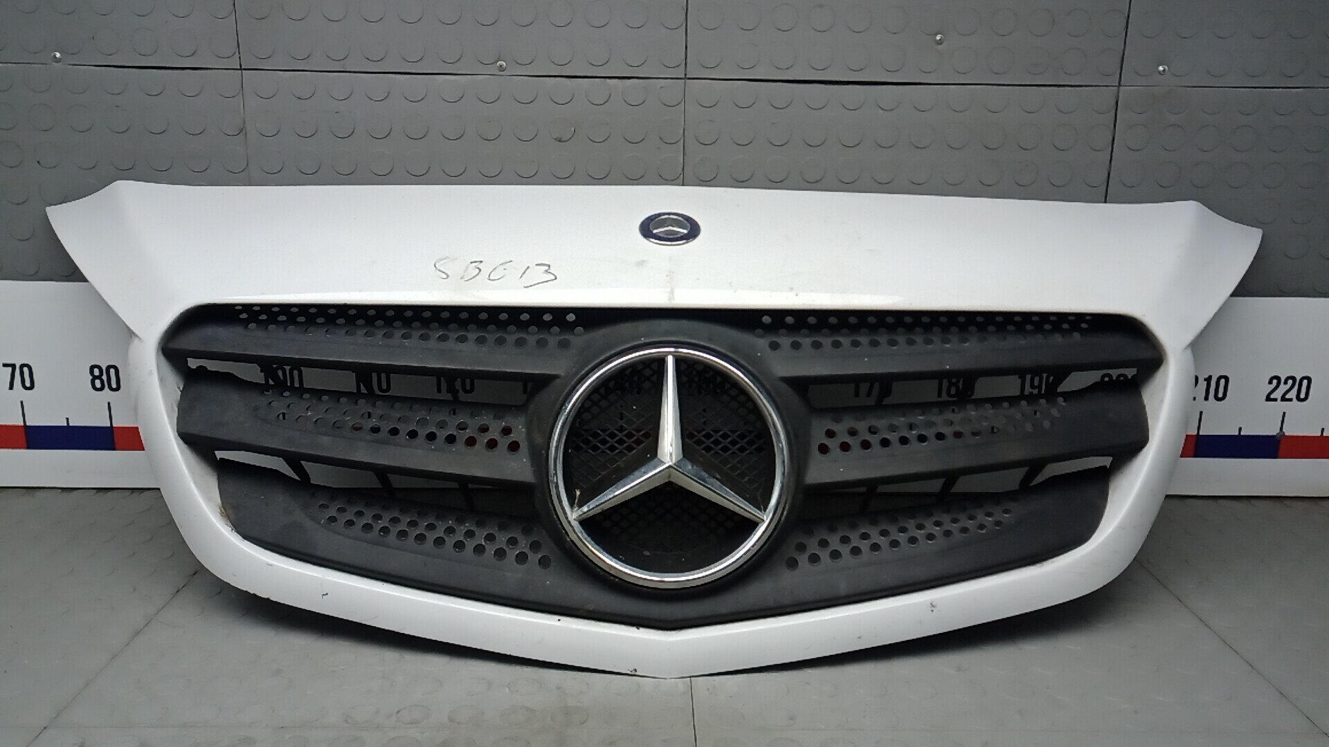 Решетка радиатора MERCEDES BENZ CITAN W415