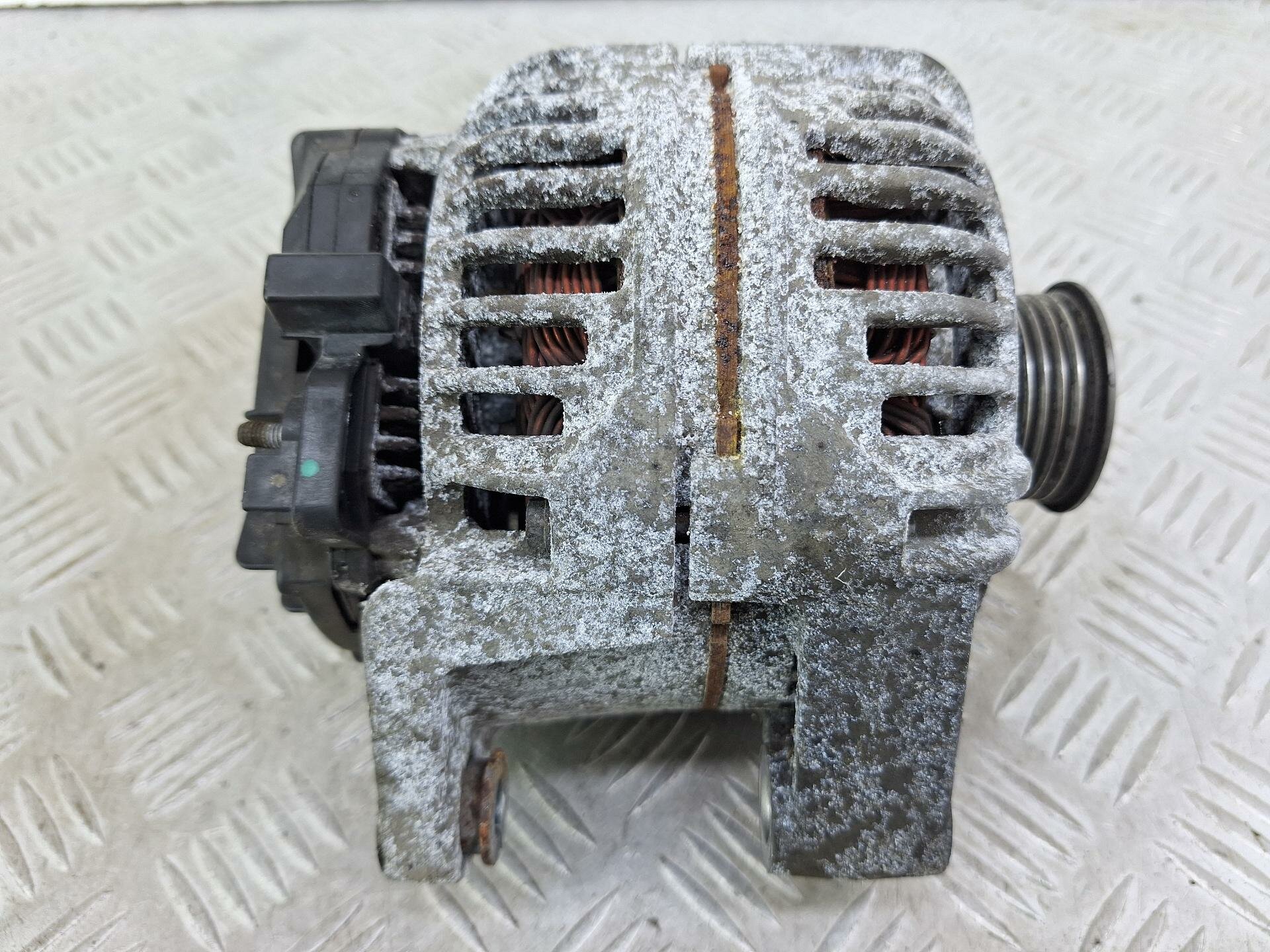 Генератор Opel Zafira A рест. 2005 13108596