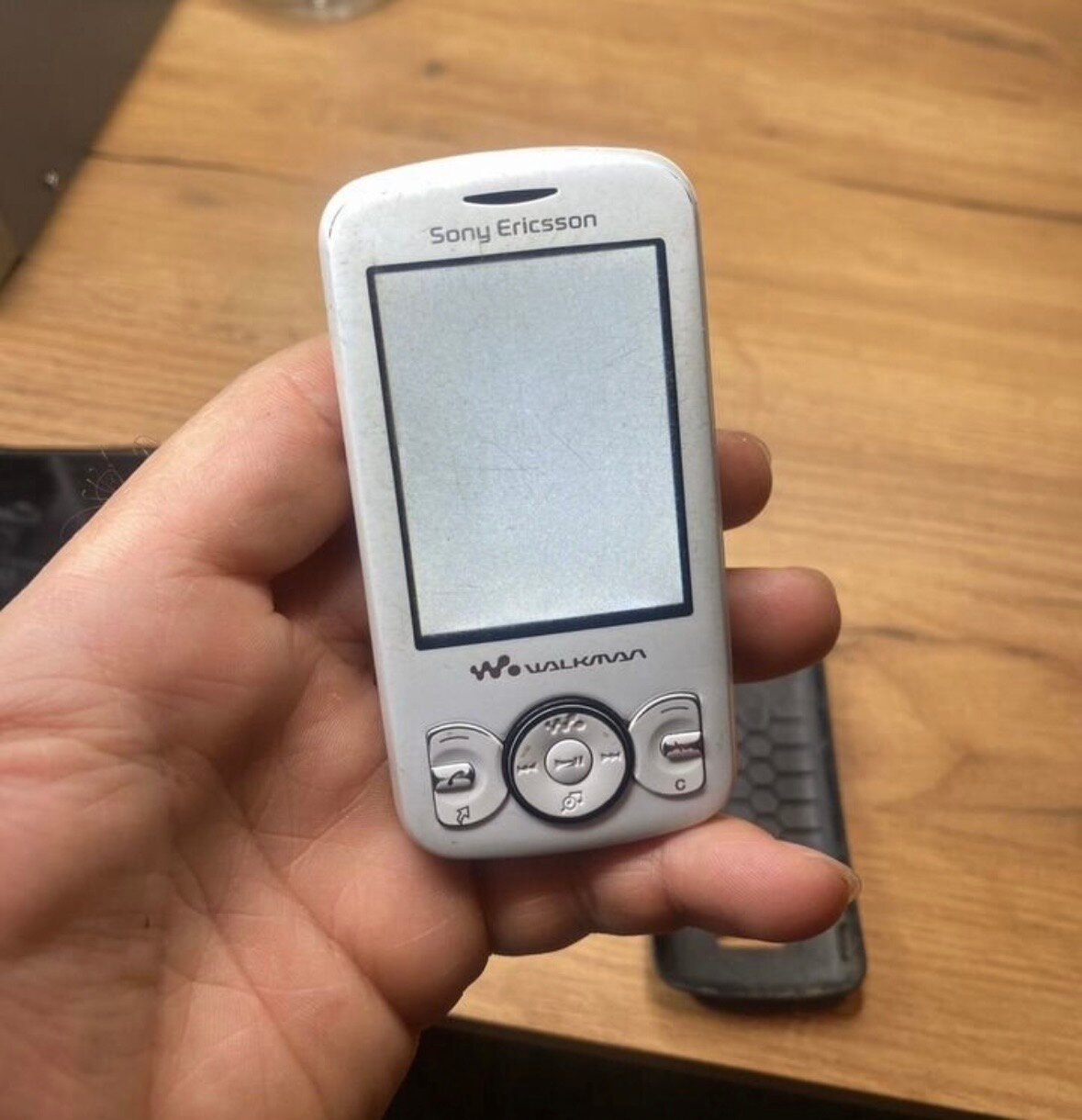 Sony Ericsson J100i