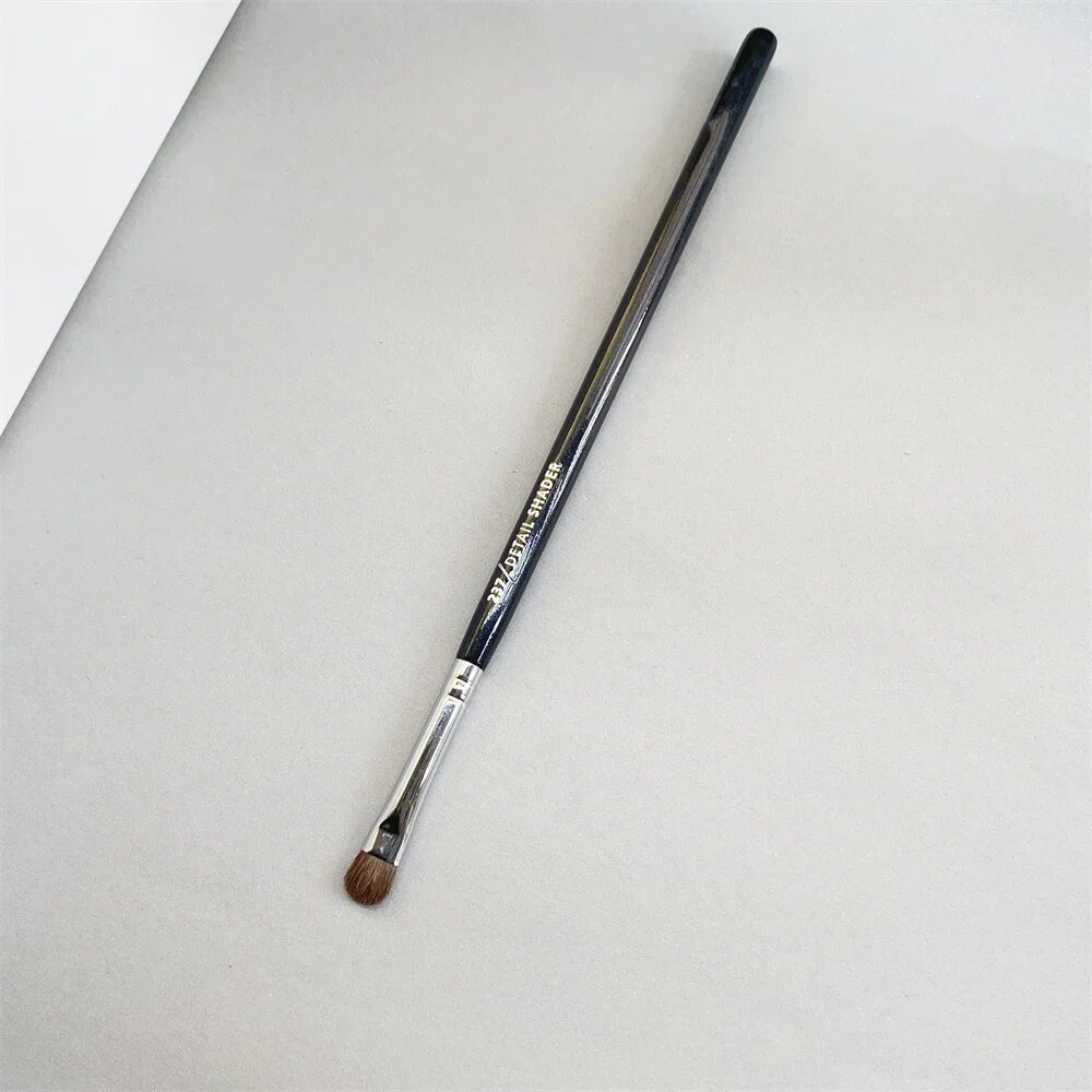 Деревянная кисть для теней Detail Shader Brush 237