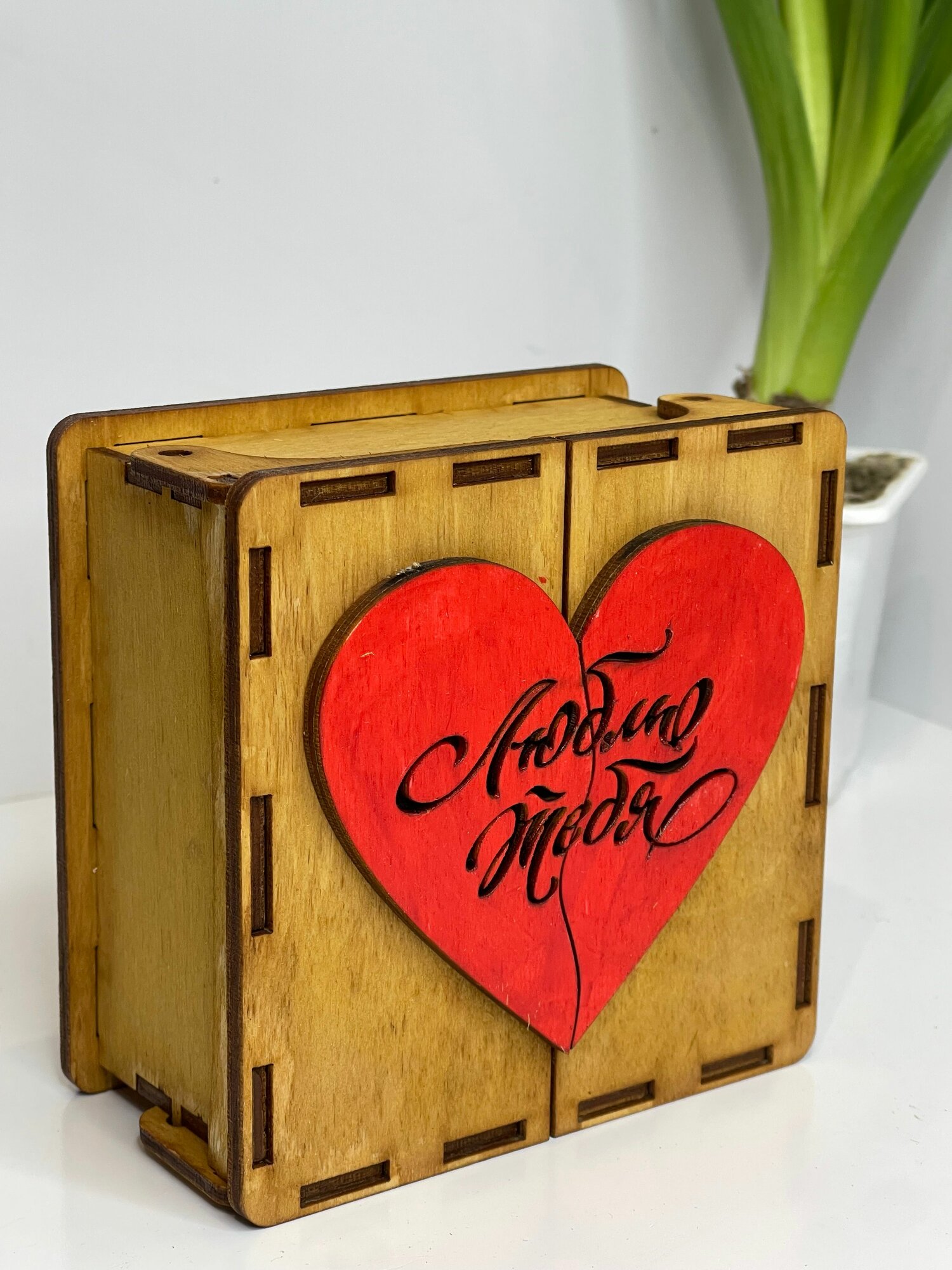 Шкатулка "Сердце", для украшений, с вырезанной сердцевиной, бежевая, 12 см