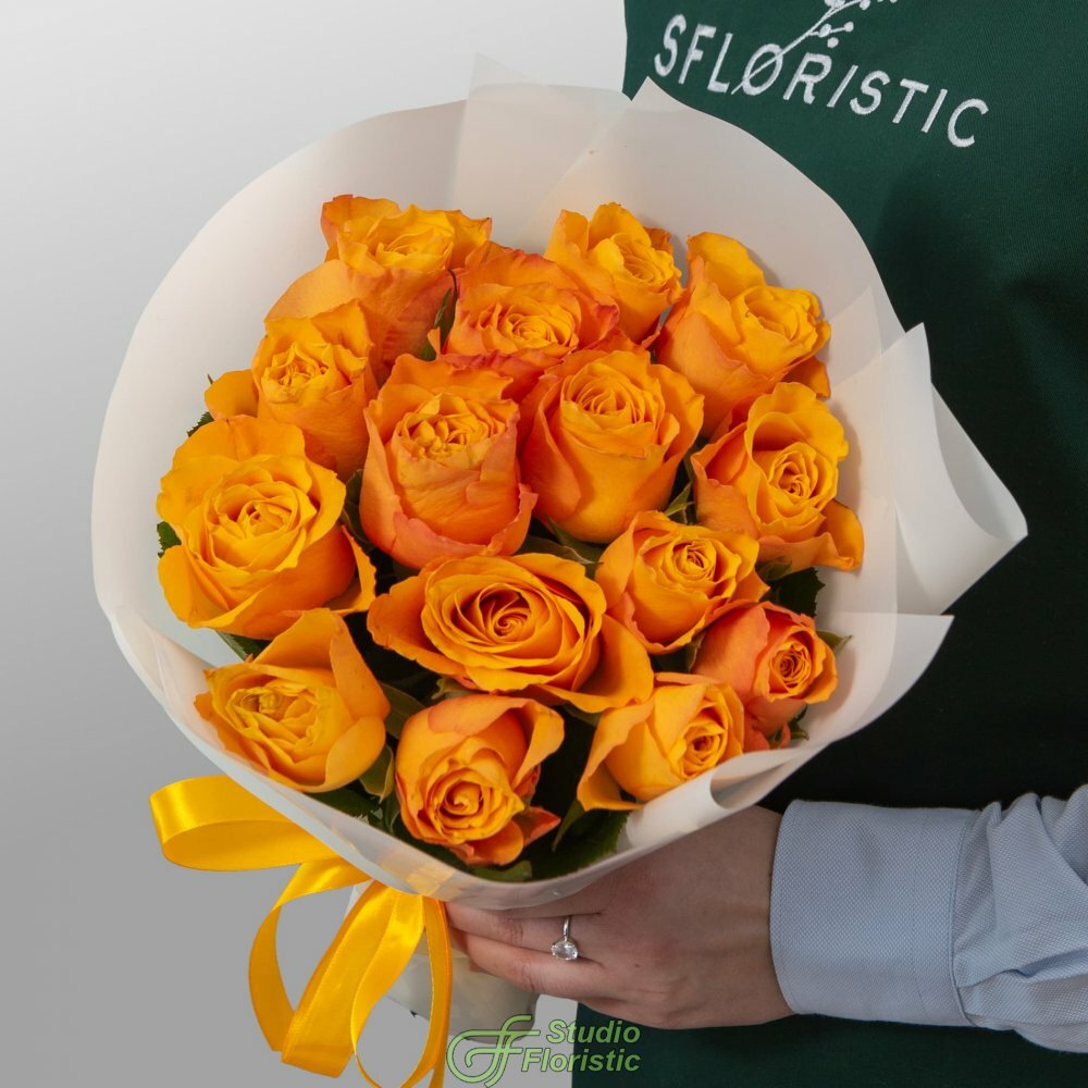 Букет STUDIO FLORISTIC "Солнечный привет", розы Кения, 15 штук