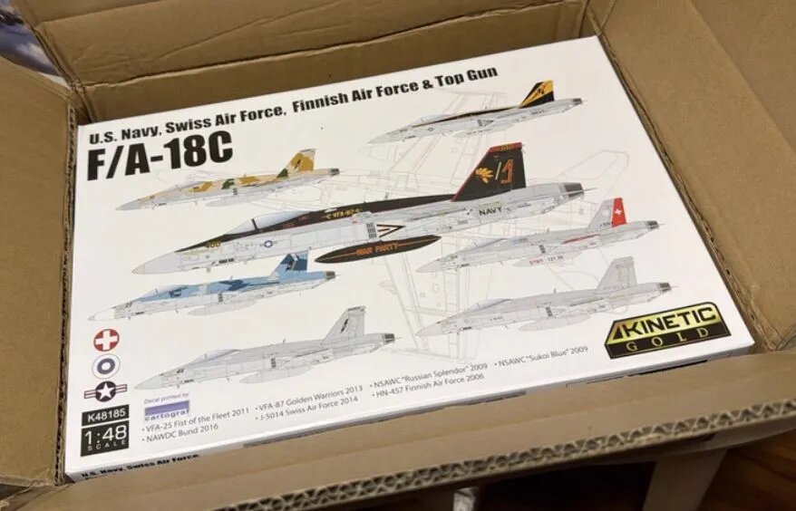 Сборная модель Kinetic K48185 F/A-18C Hornet, 1/48, Gold Series, ВВС США/Швейцарии/Финляндии