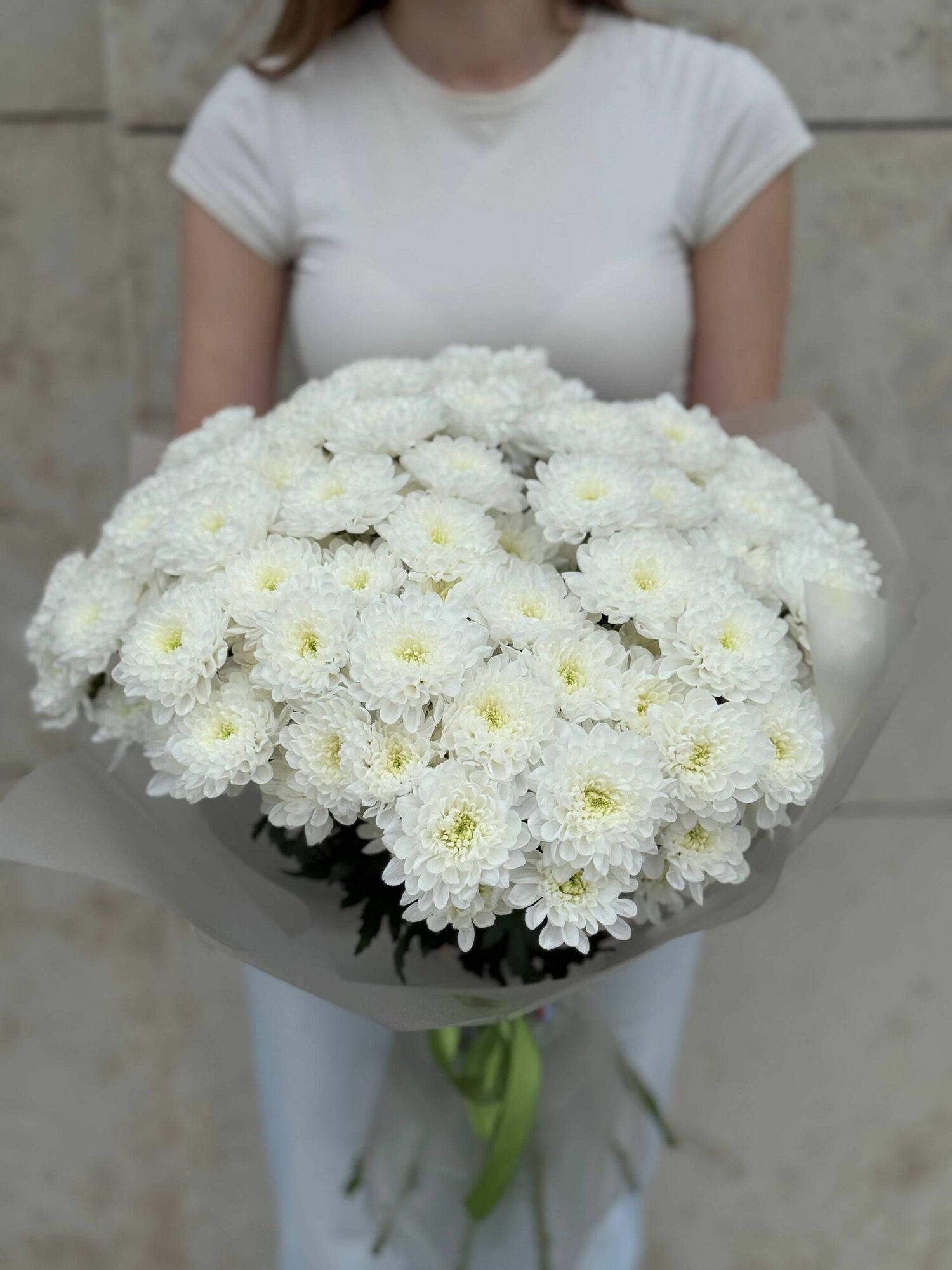 Букет цветов / Decoriflora / Монобукет из Кустовых Хризантем, цвет Белый, 13 шт — фото 1