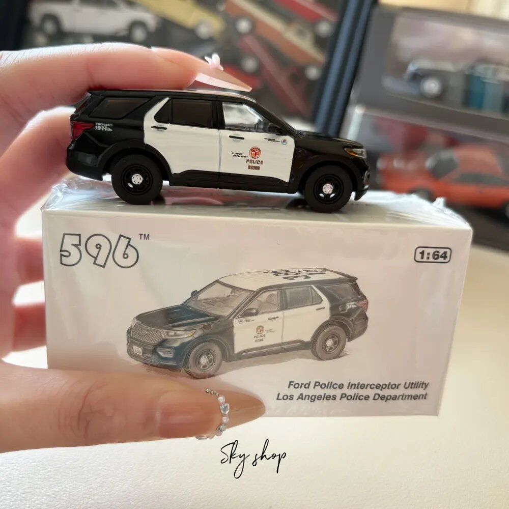 Машинка 596 Model 1:64 Ford Police Interceptor Utility Los Angeles Police Department