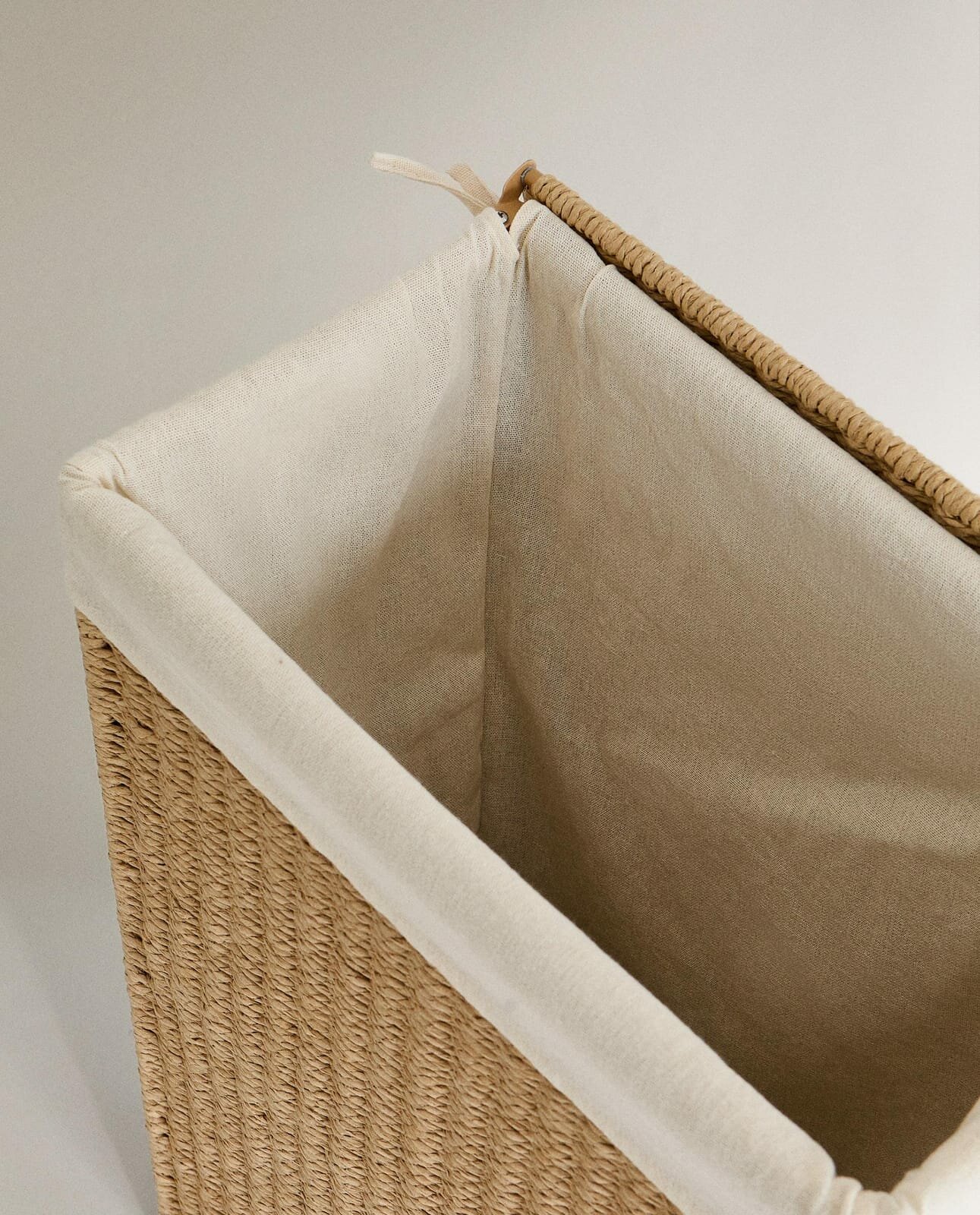 Корзина для белья ZARA HOME корзина для белья с внутренней подкладкой, светло-бежевый, 55 x 37 x 22 см 7534/049/052-6
