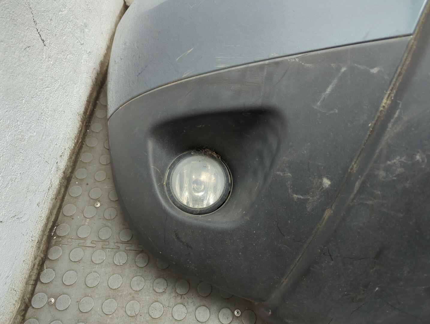 Бампер передний Dacia Duster Б/У — фото 1