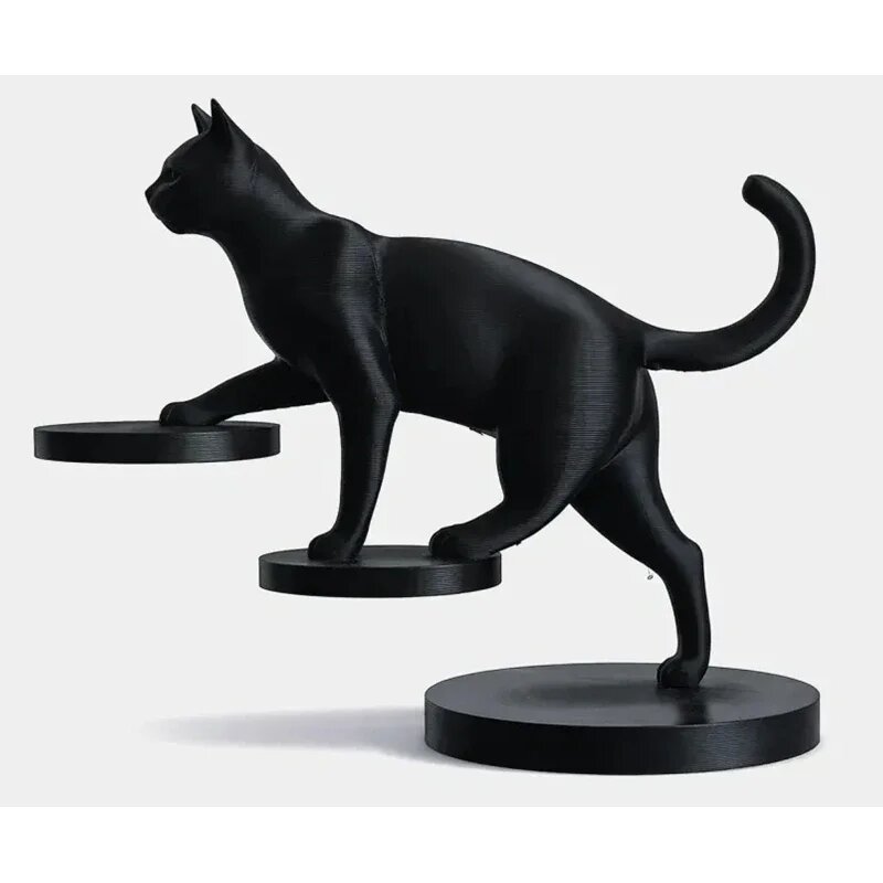 Черная фигурка кота из 3D пластика