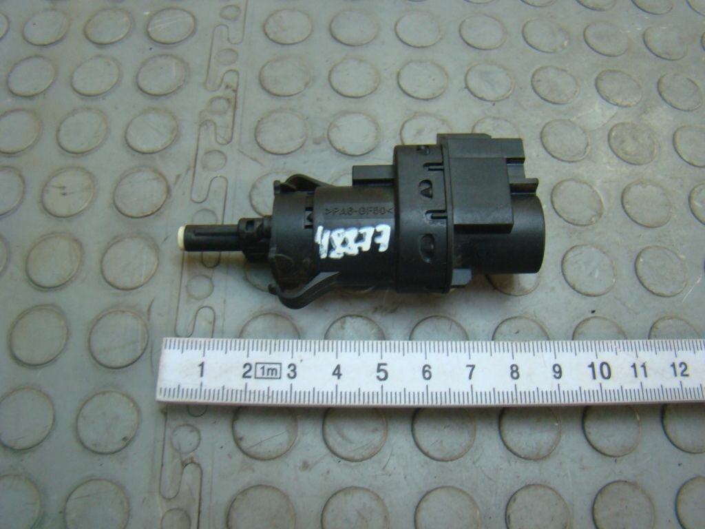 Датчик включения стопсигнала Ford Focus II 2005-2008 1223097 (с пробегом)
