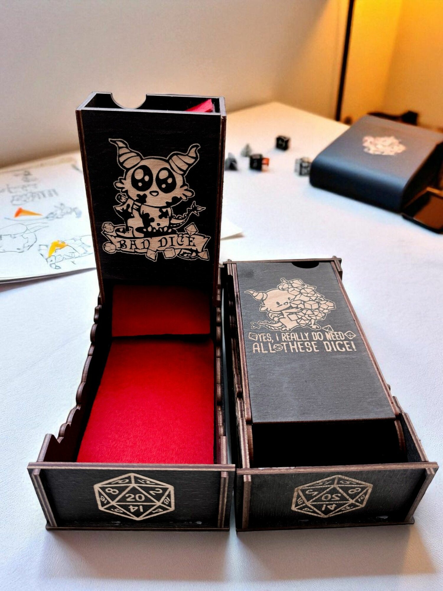 Башня для бросания кубиков Dice Tower "Плохие дайсы" с драконом, дайс тауэр для ДнД