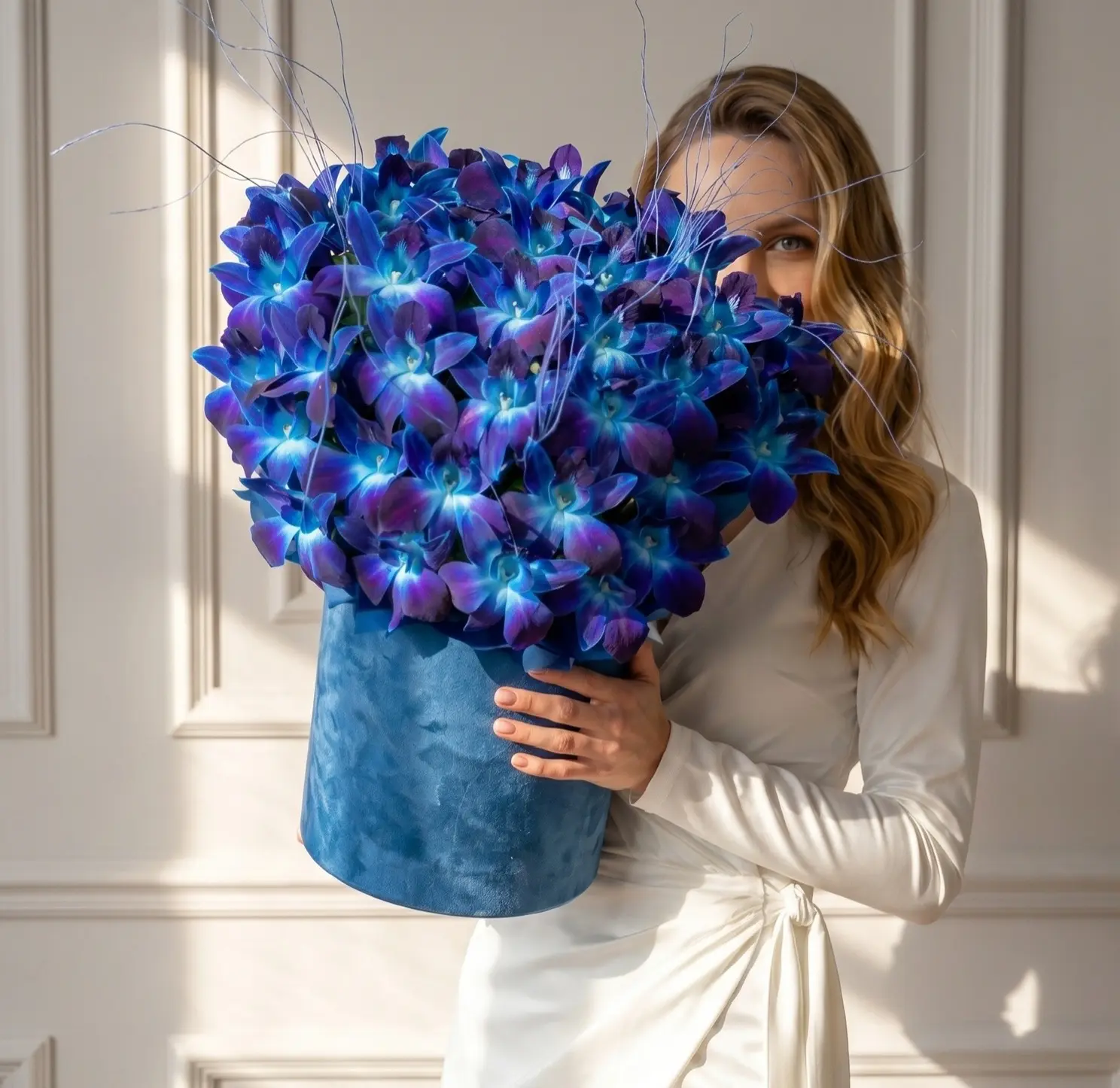 Цветы в коробке. Орхидеи Космос. Композиция N609. Leora Flowers дом цветочной моды