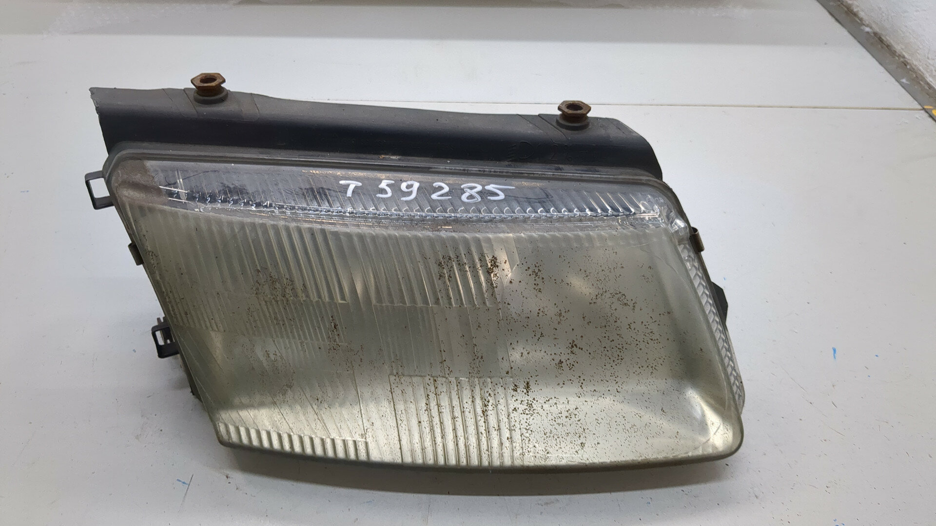 Фара (передняя) правая Volkswagen Passat 5 Б/У