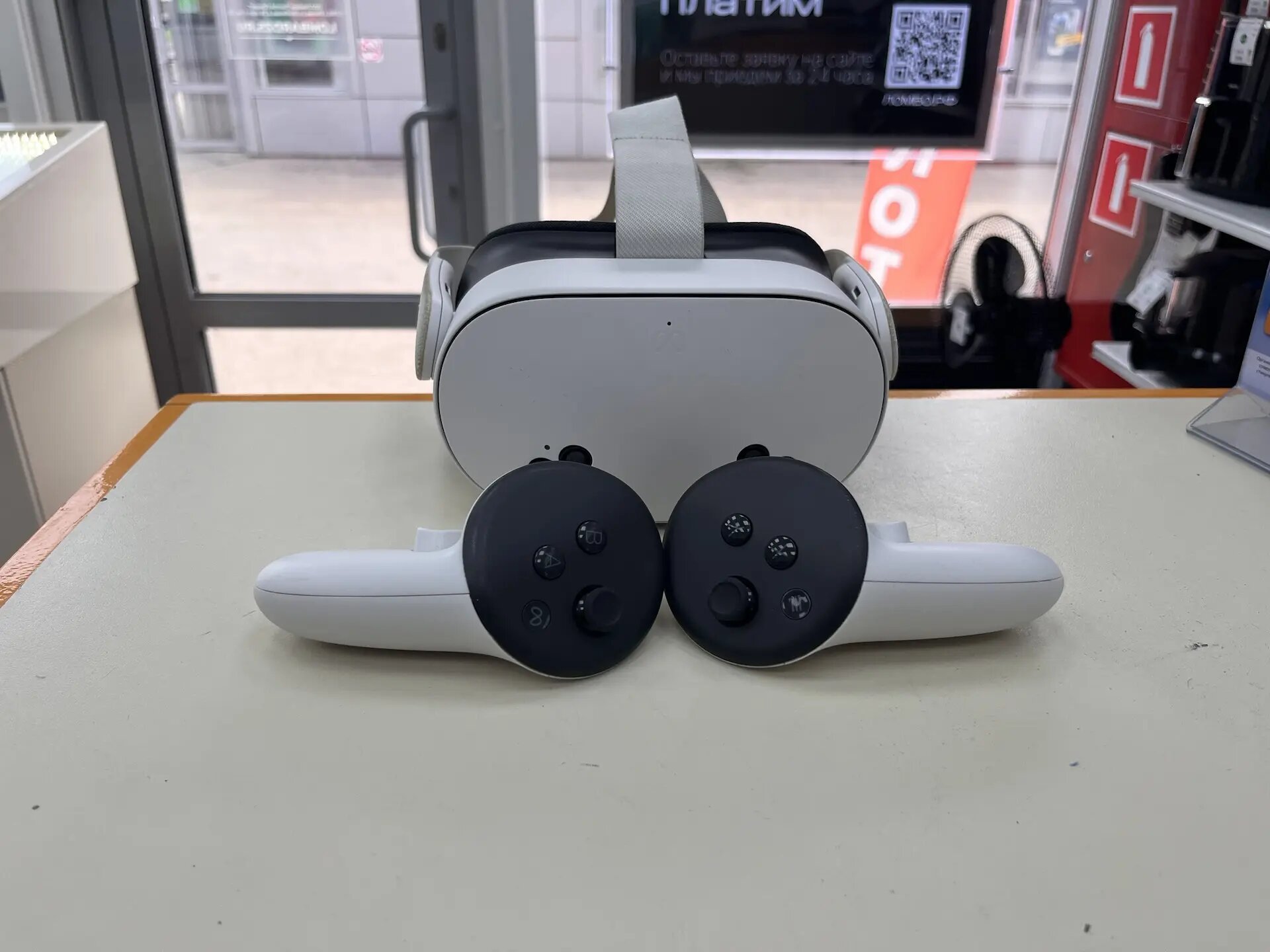 Oculus Quest 3S VR шлем 256 ГБ Snapdragon XR2 Gen 2 Поддержка русского языка,б/у