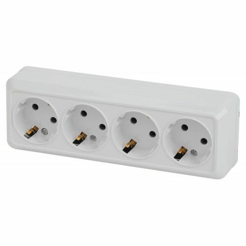 Розетка 4-м ОП Quadro 2-208-01 16А IP20 250В 4х2P+Е бел. Intro Б0053838