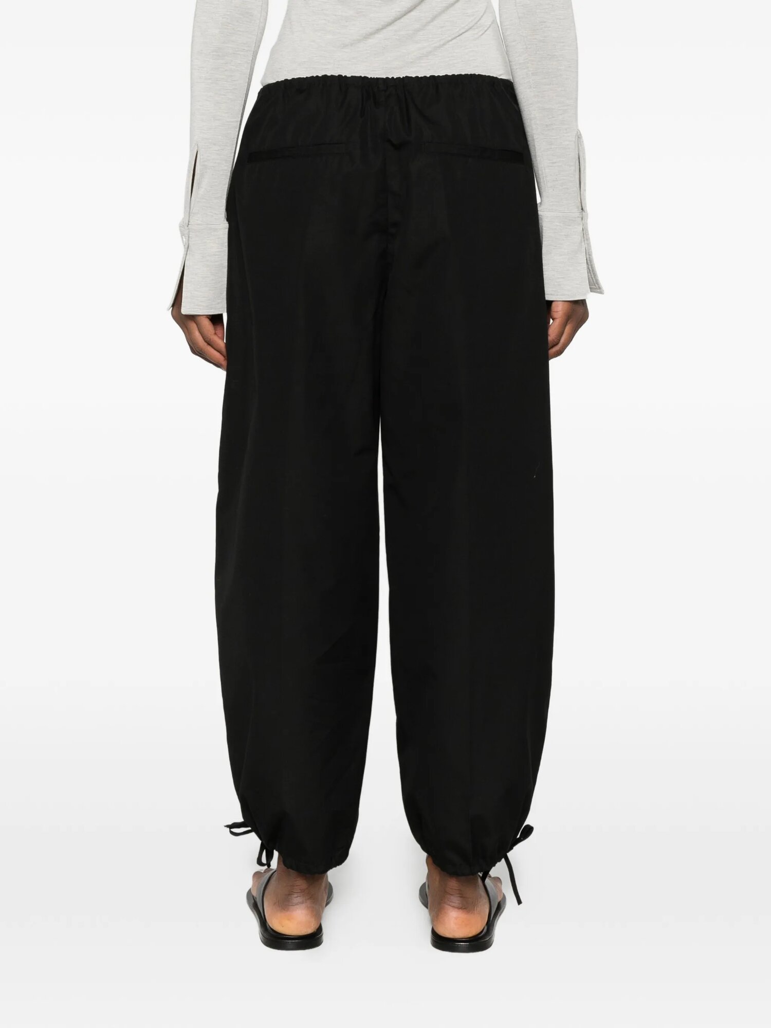 Брюки TOTEME Drawstring-fastening trousers, размер 36, black/black — фото 1
