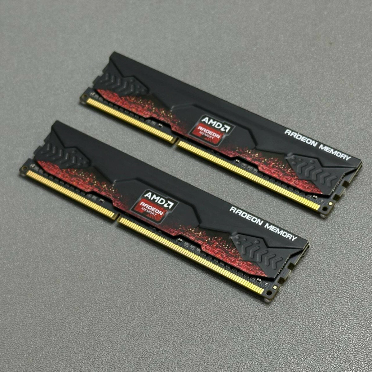 Оперативная память AMD Radeon R5 Entertainment Series 8 ГБ (2x4 ГБ) DDR3 1600MHz (R5S38G1601U1K)