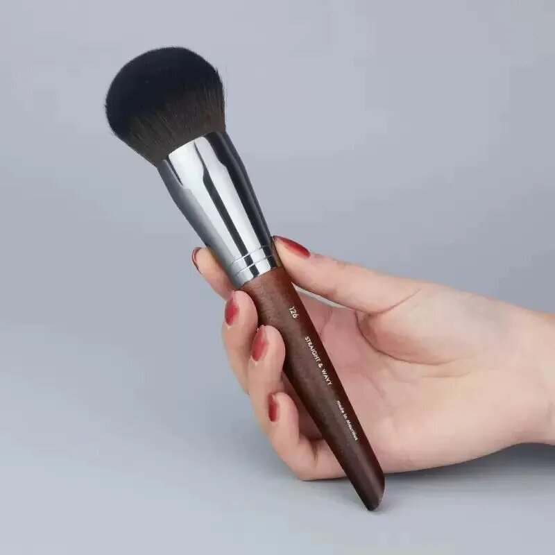 Make Up For Ever Кисть косметическая №126 Для сухих текстур