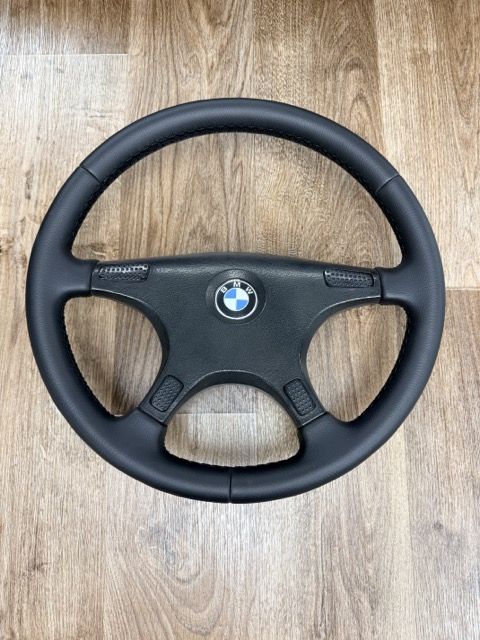 Руль BMW E34 перешитый